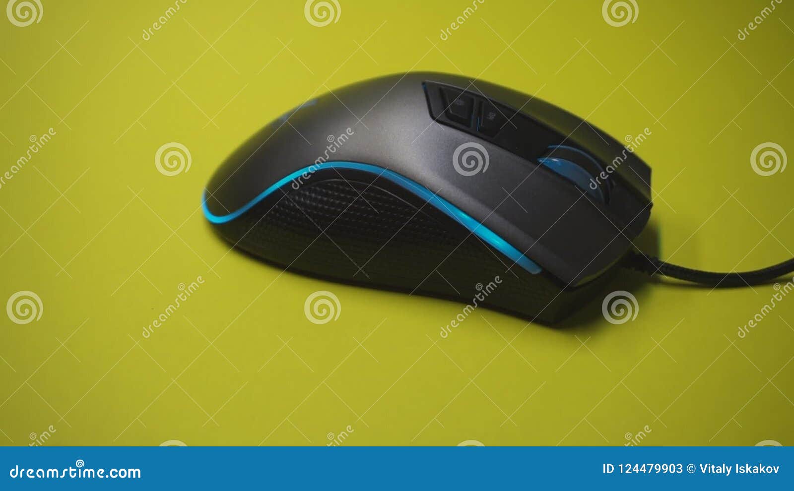 White Vintage Computer Mouse Rotating on Green Screen, Loop . Stock ...