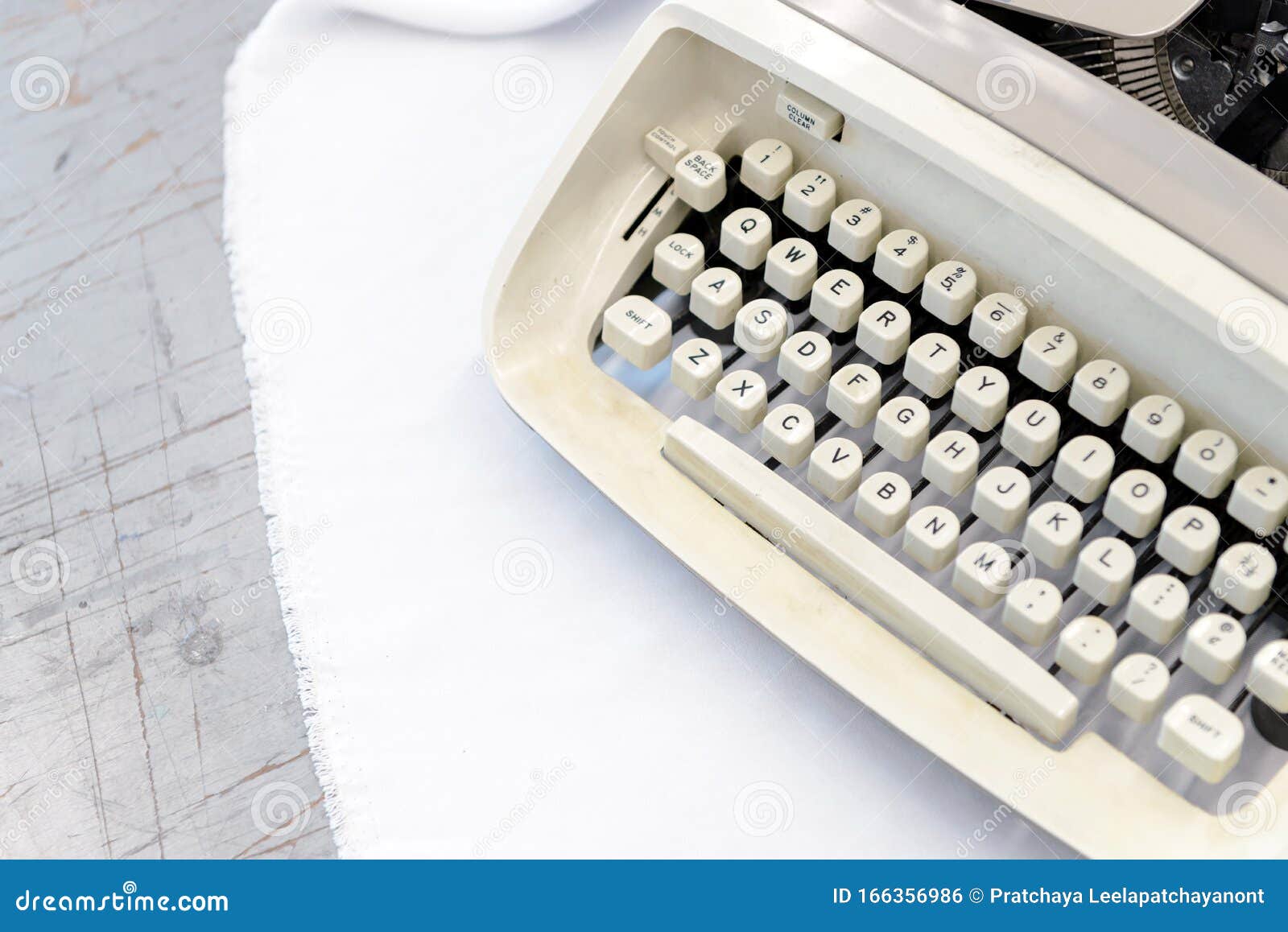 White Vintage Typewriter Select Focus To Keyboard Stock Photo - Image ...