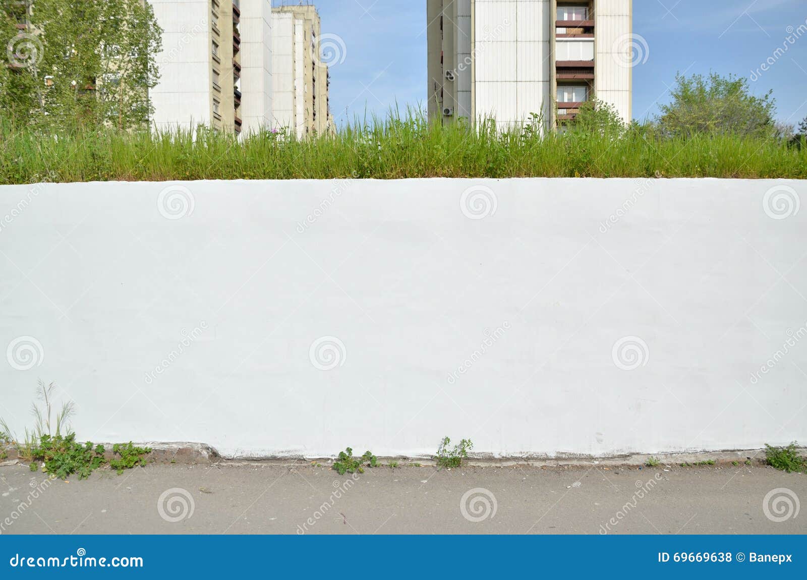White Wall As Graffiti Background in Urban Area Stock Photo - Image of ...