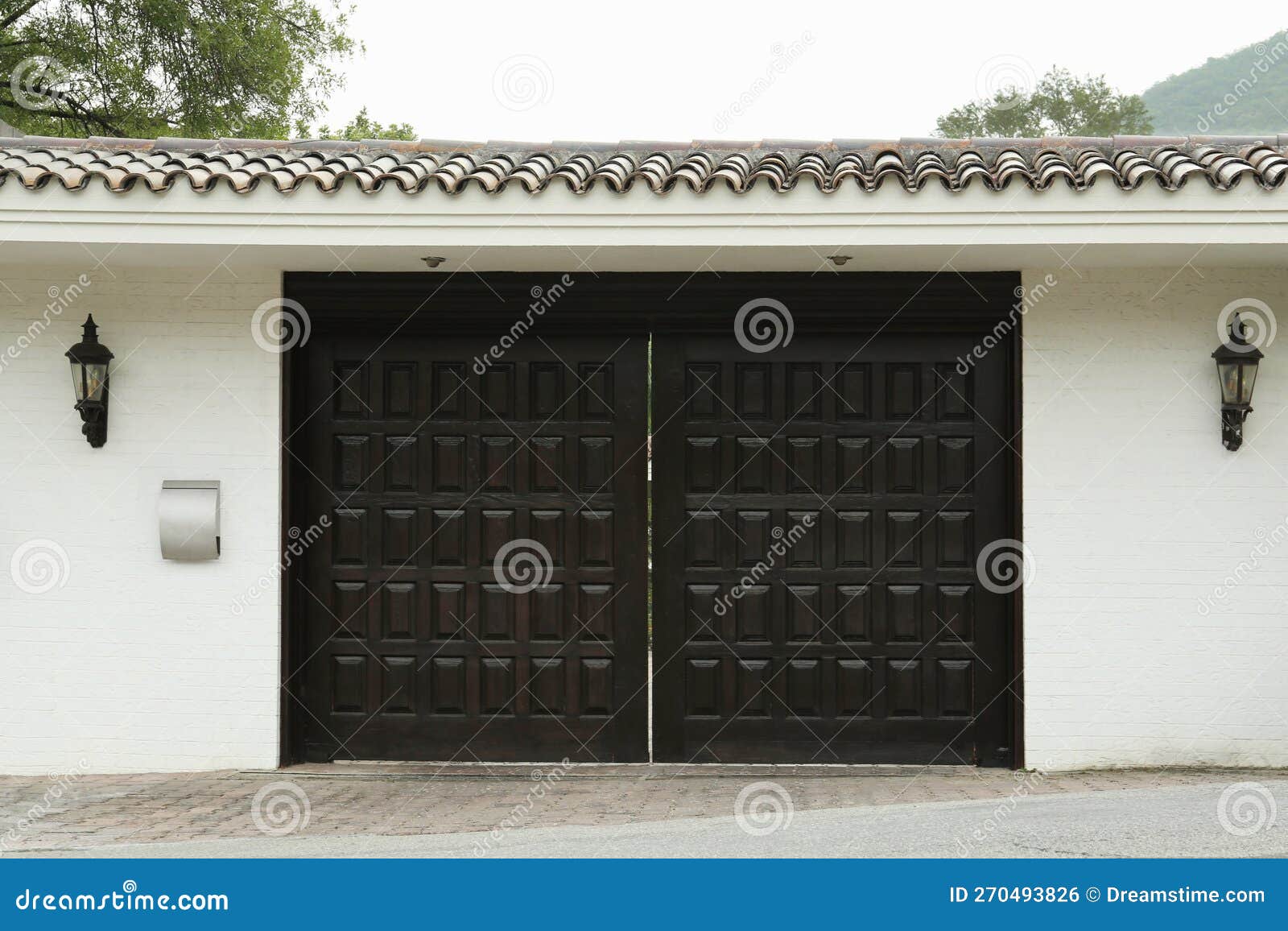 Big Black Gates Of The Loch Of Skene Castle Royalty-Free Stock Photo ...