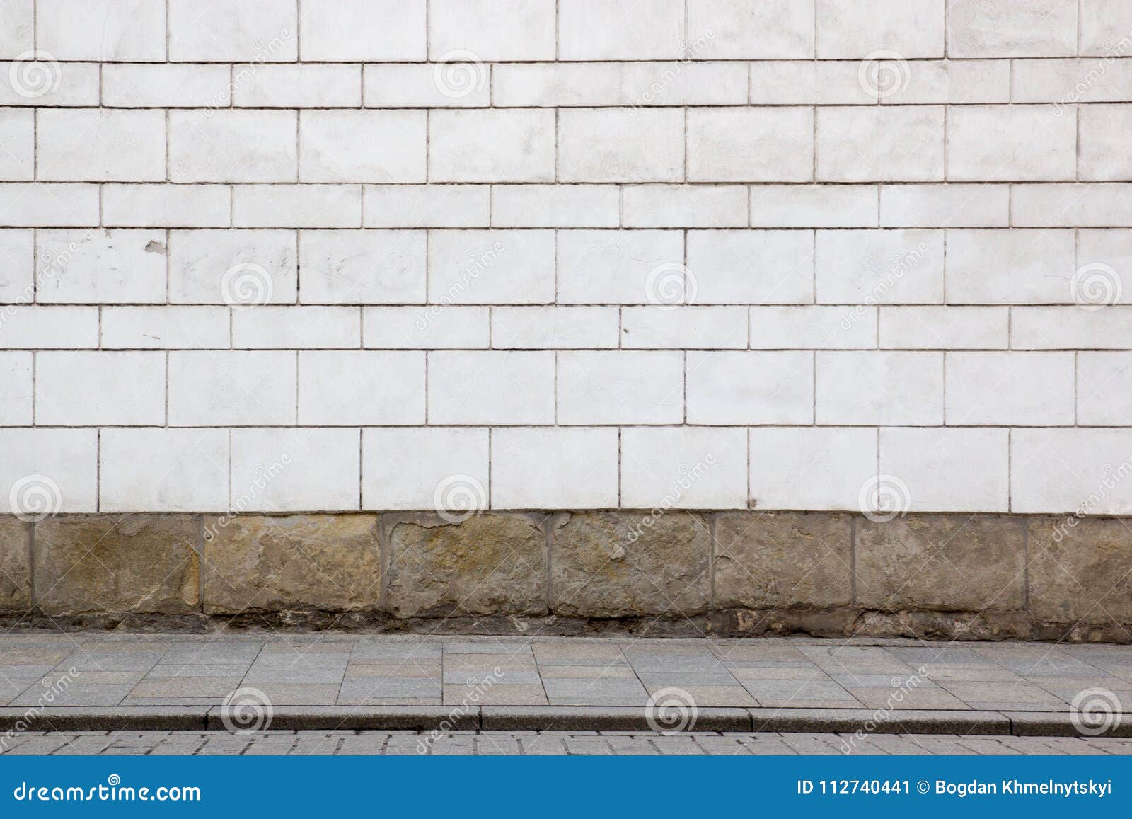 White wall and sidewalk stock image. Image of house - 112740441
