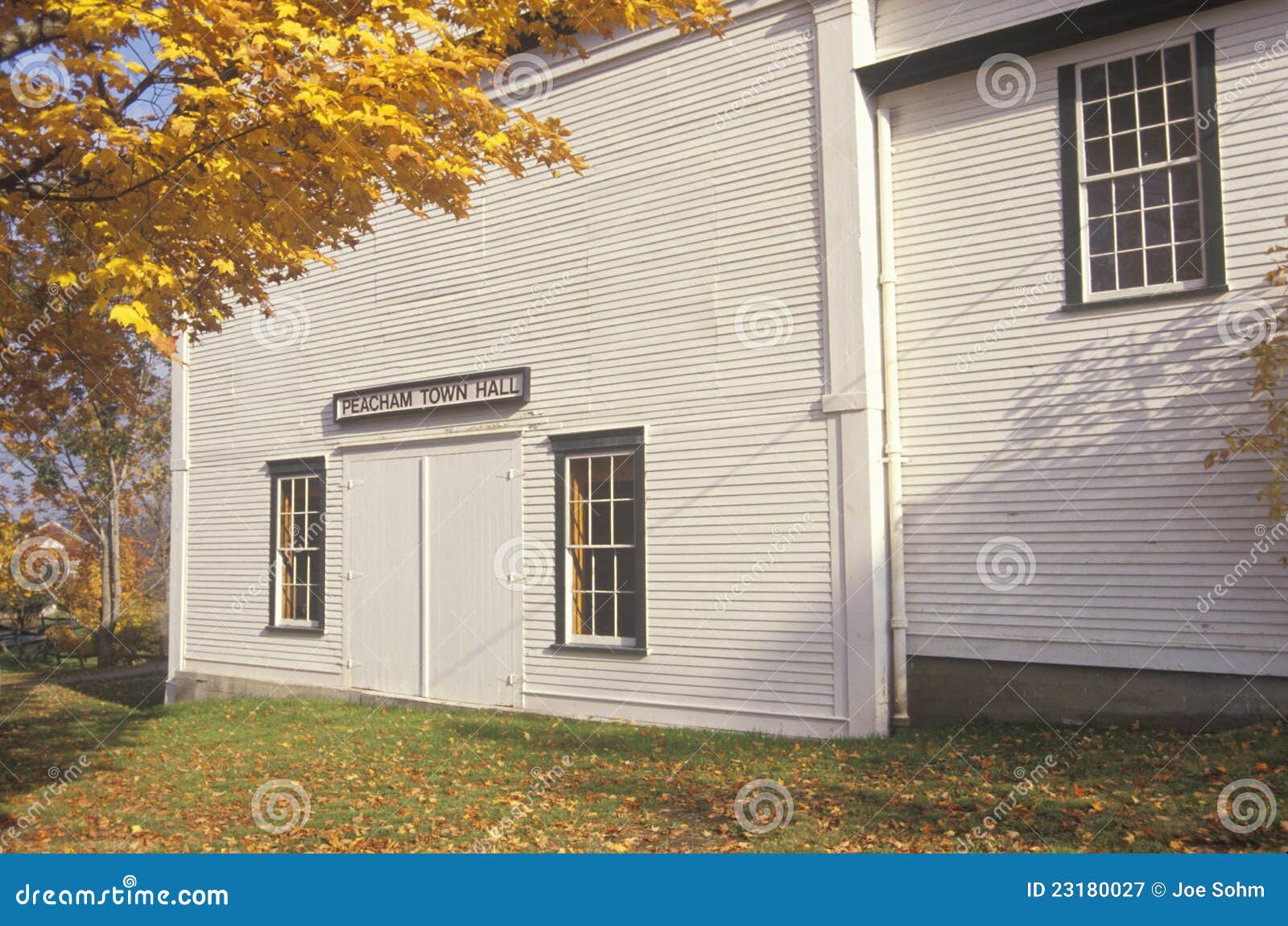 White-washed town hall stock image. Image of judicial - 23180027