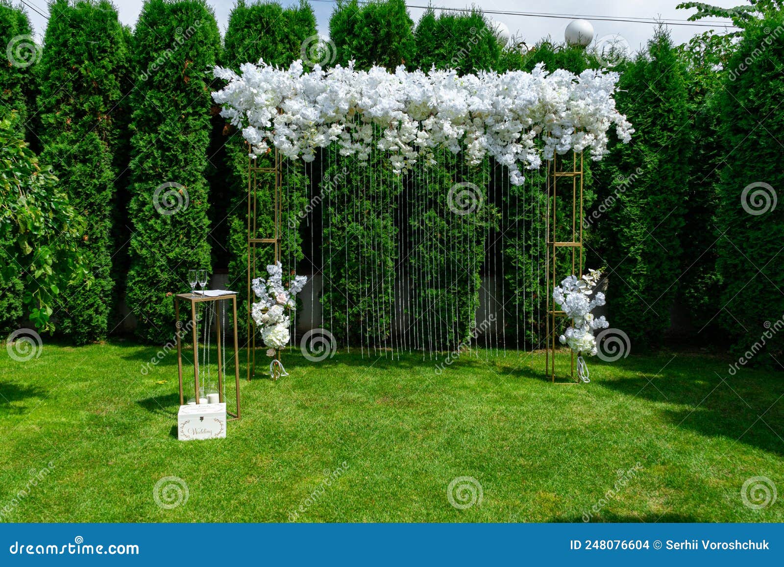 The Arch In Thuja Trees, Generalife Garden, Alhambra, Granada, Spain ...
