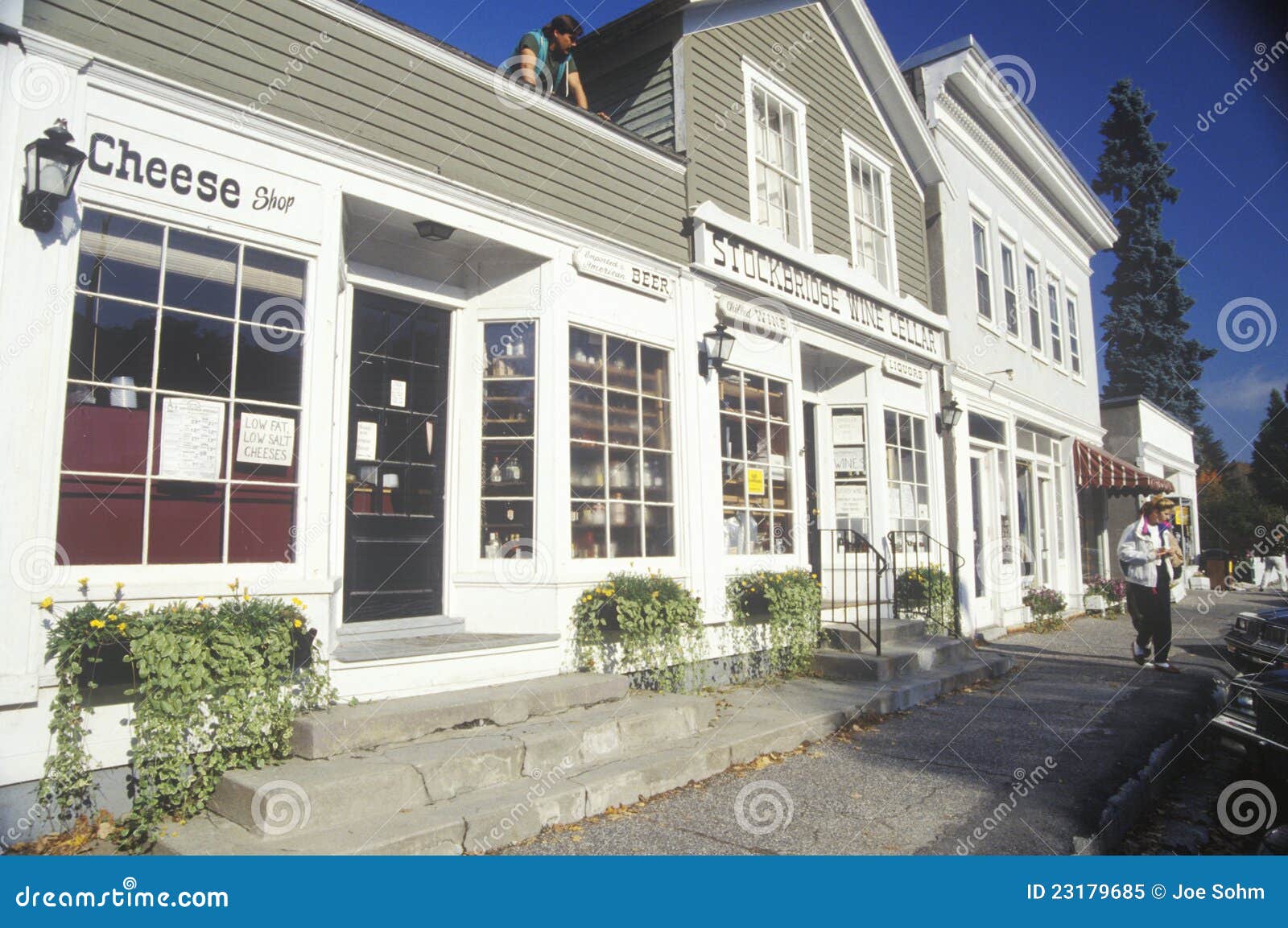 White wooden storefronts editorial image. Image of massachusetts - 23179685