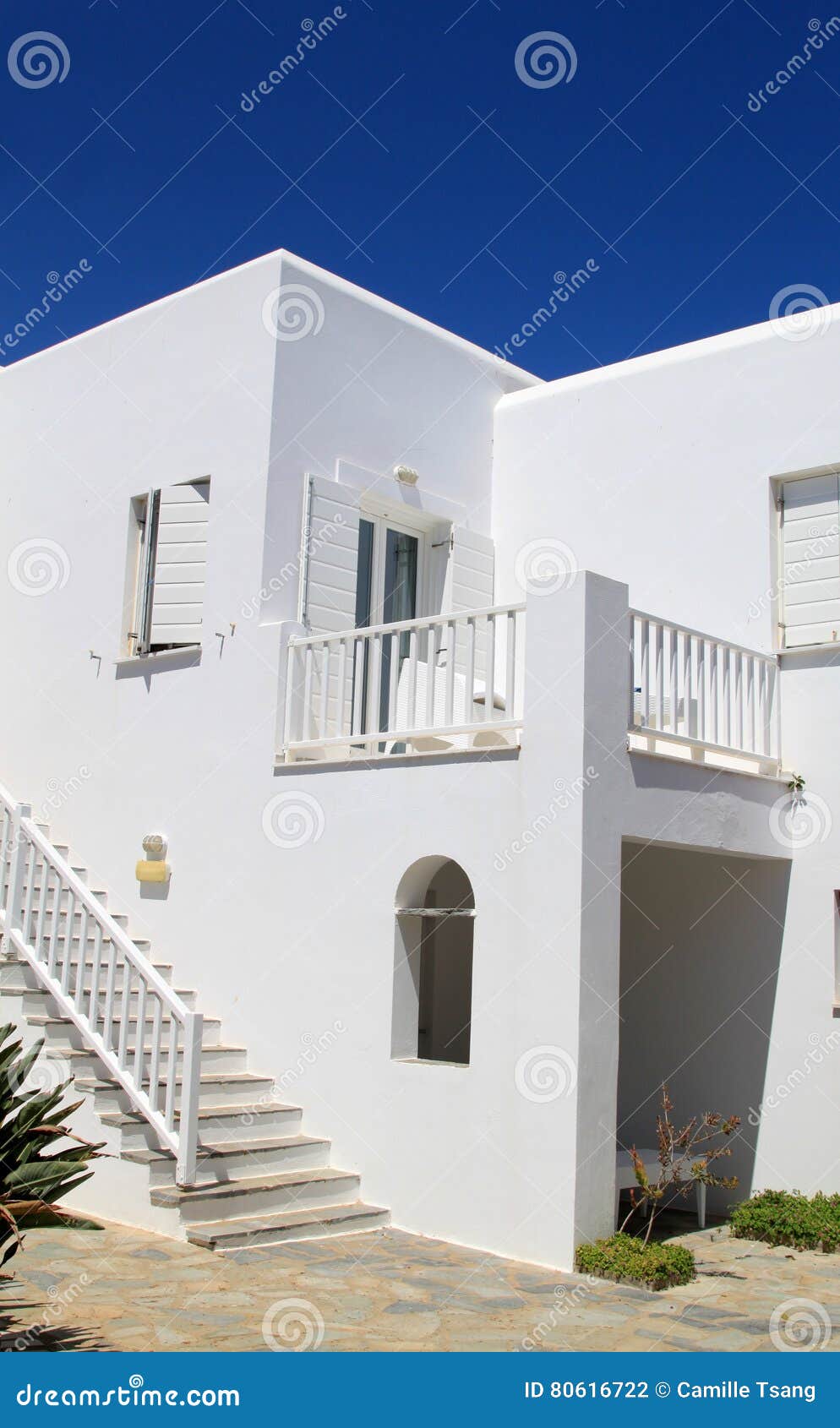 Whitewashed House at Greece Stock Photo - Image of patio, balustrade ...