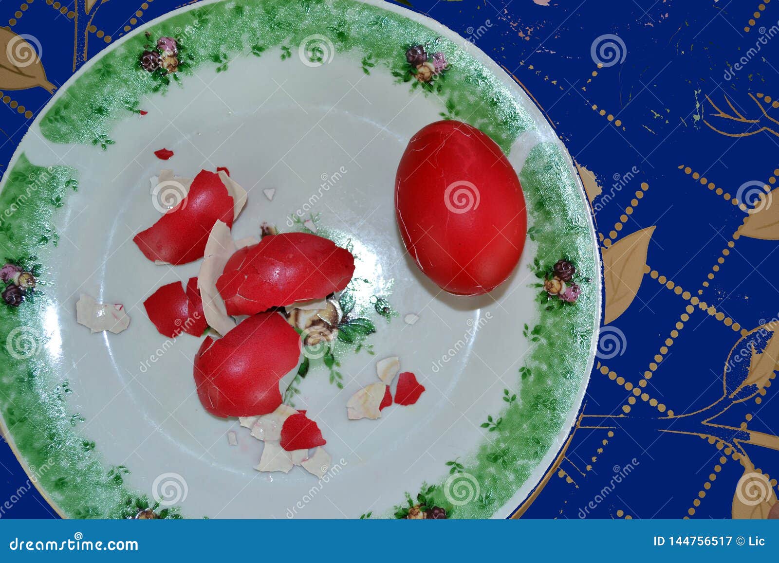 Whole eggs and egg shells stock image. Image of romanian - 144756517