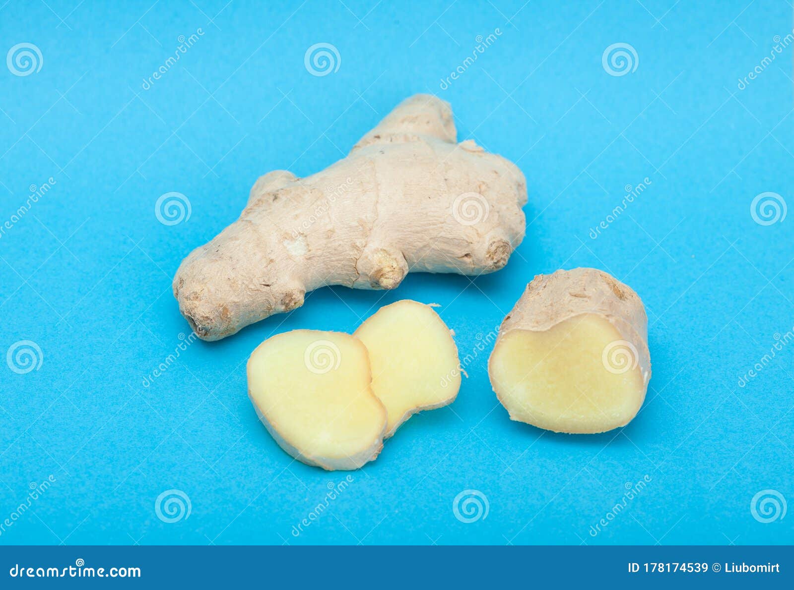 Whole Ginger Root with Cut Slices Stock Image - Image of immunity ...