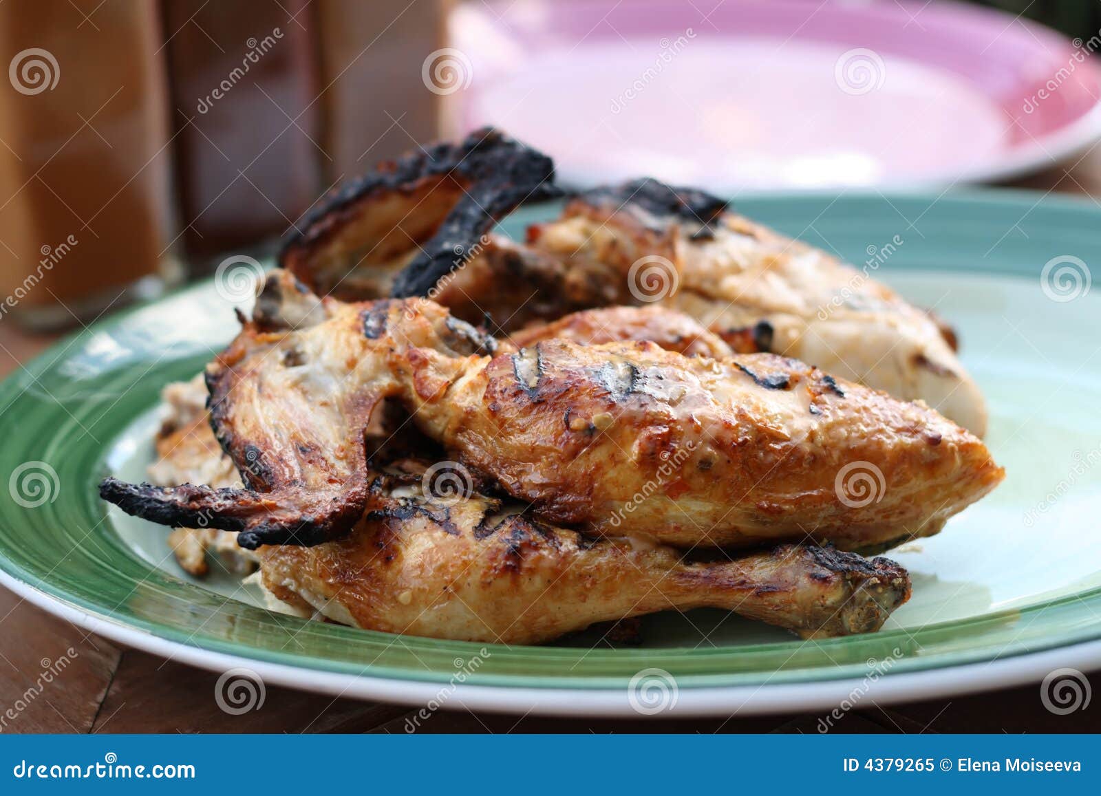 Whole Grilled Chicken on Plate Stock Image - Image of bird, buffet: 4379265