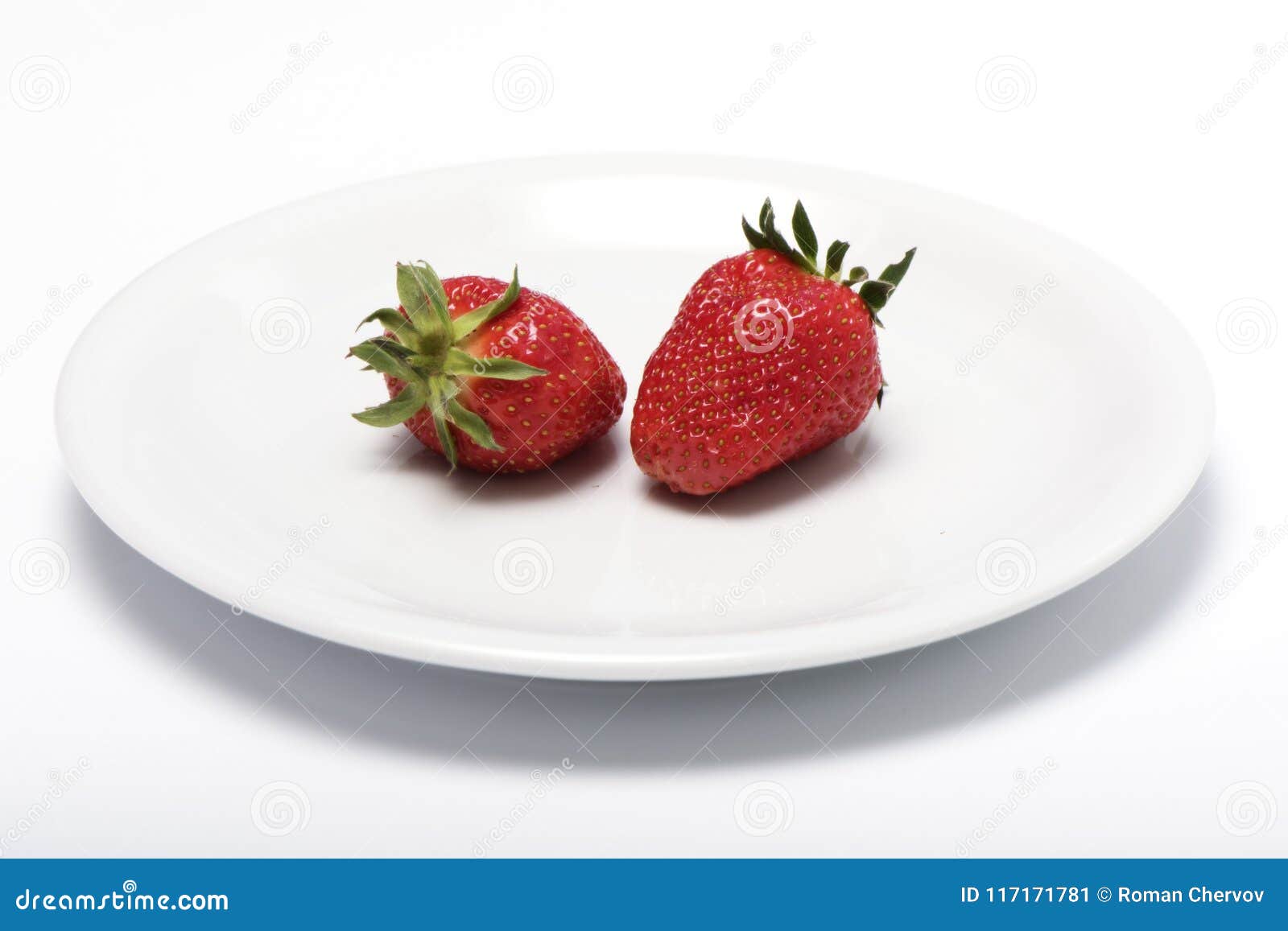 The Whole Strawberry on a Plate Stock Image - Image of fruit, lemon ...