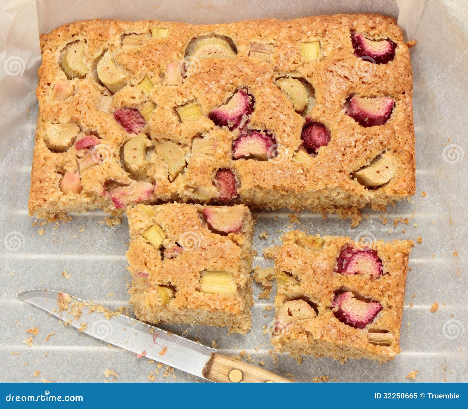 Wholemeal Cake with Rhubarb Stock Image - Image of brown, piece: 32250665