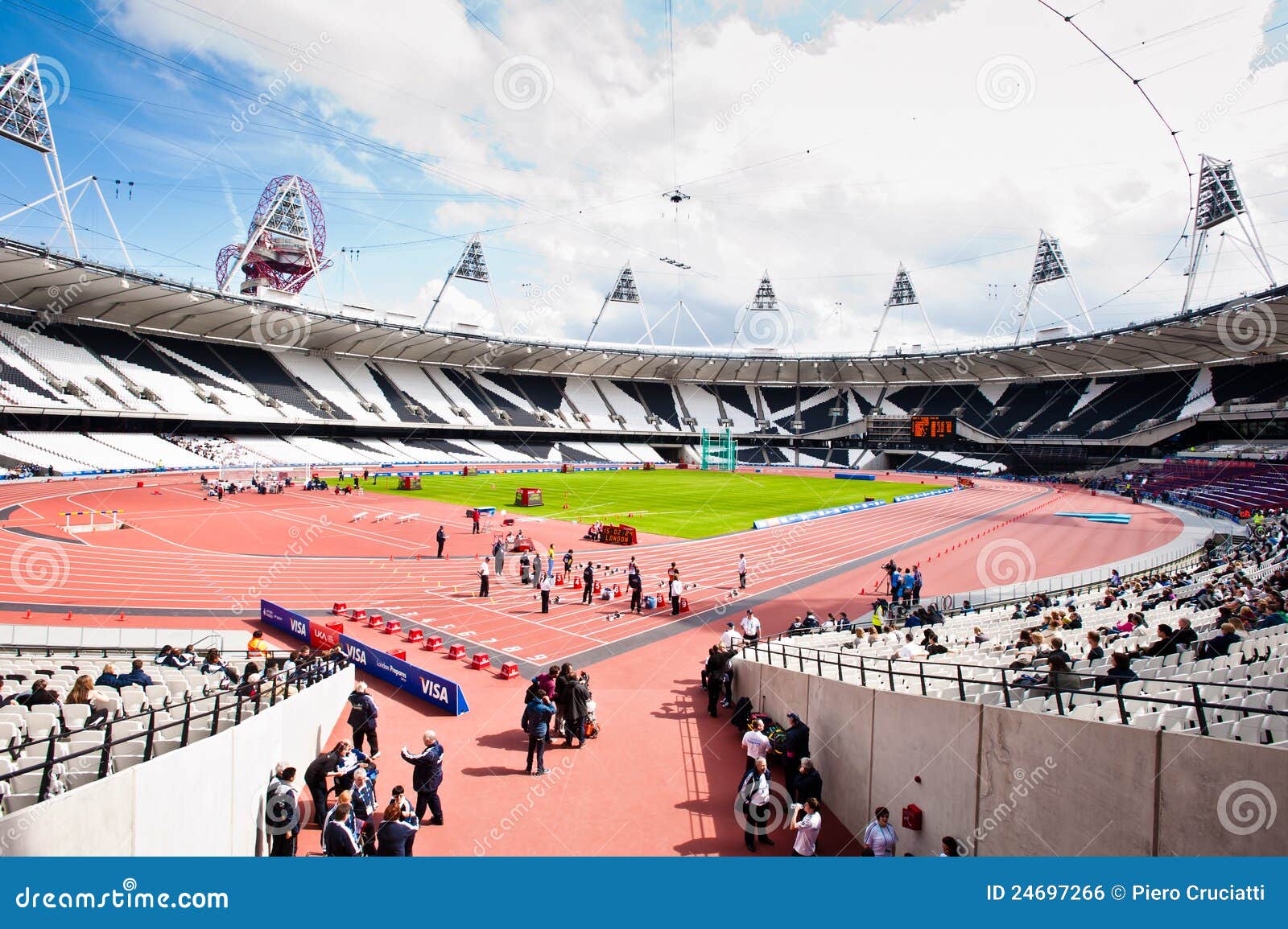Wide Angle View of the London S Olympic Stadium Editorial Photo - Image ...