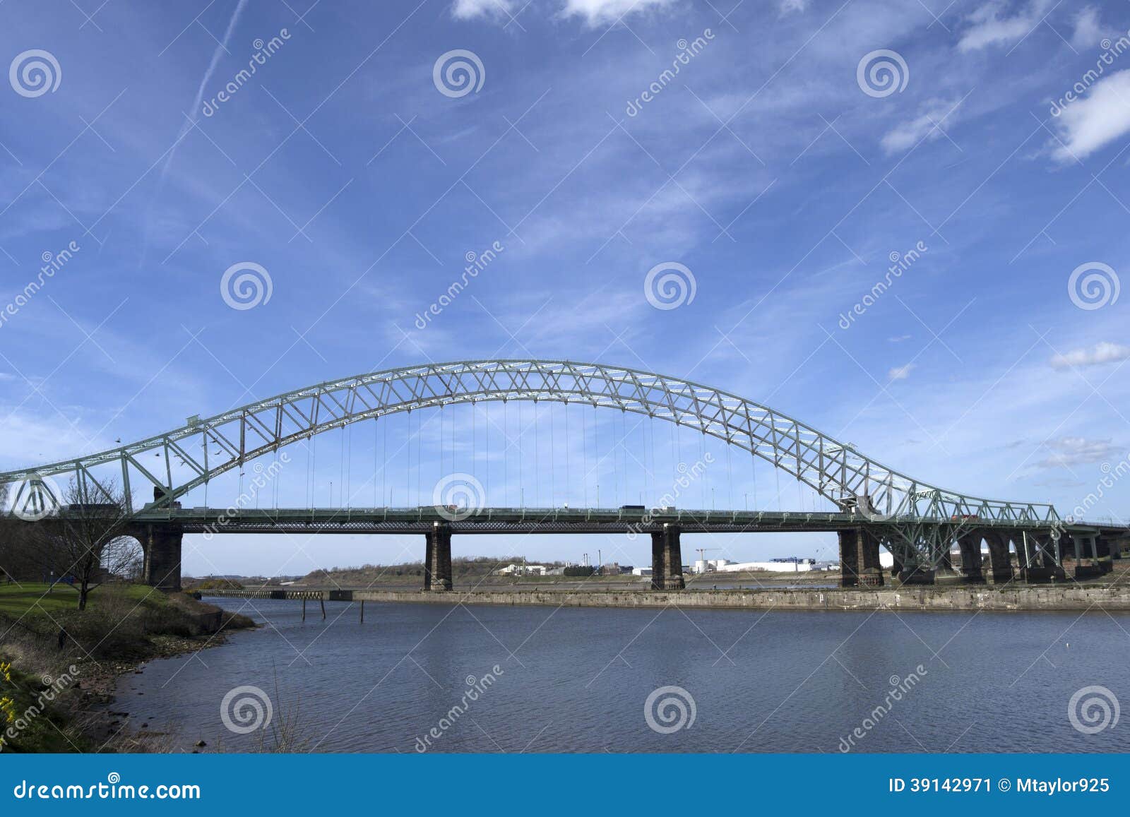 Widnes Runcorn Bridge 1 stock image. Image of river, merseyside - 39142971