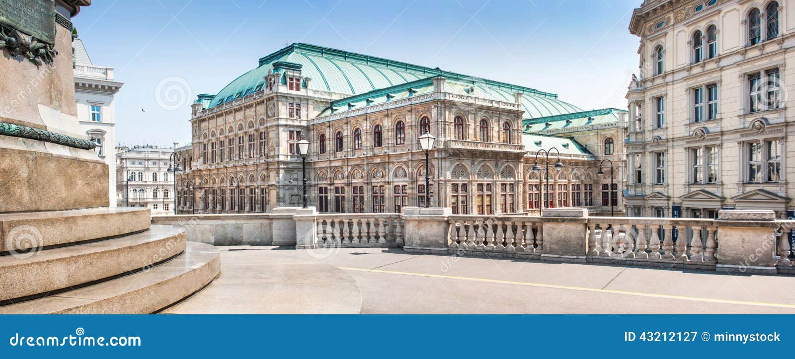 Vienna State Opera. Veinna, Austria. Evening View. The Historic Opera ...