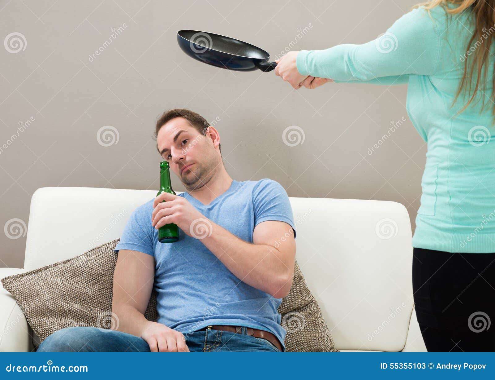 Wife Hitting Husband with Pan Stock Image - Image of expression, house ...