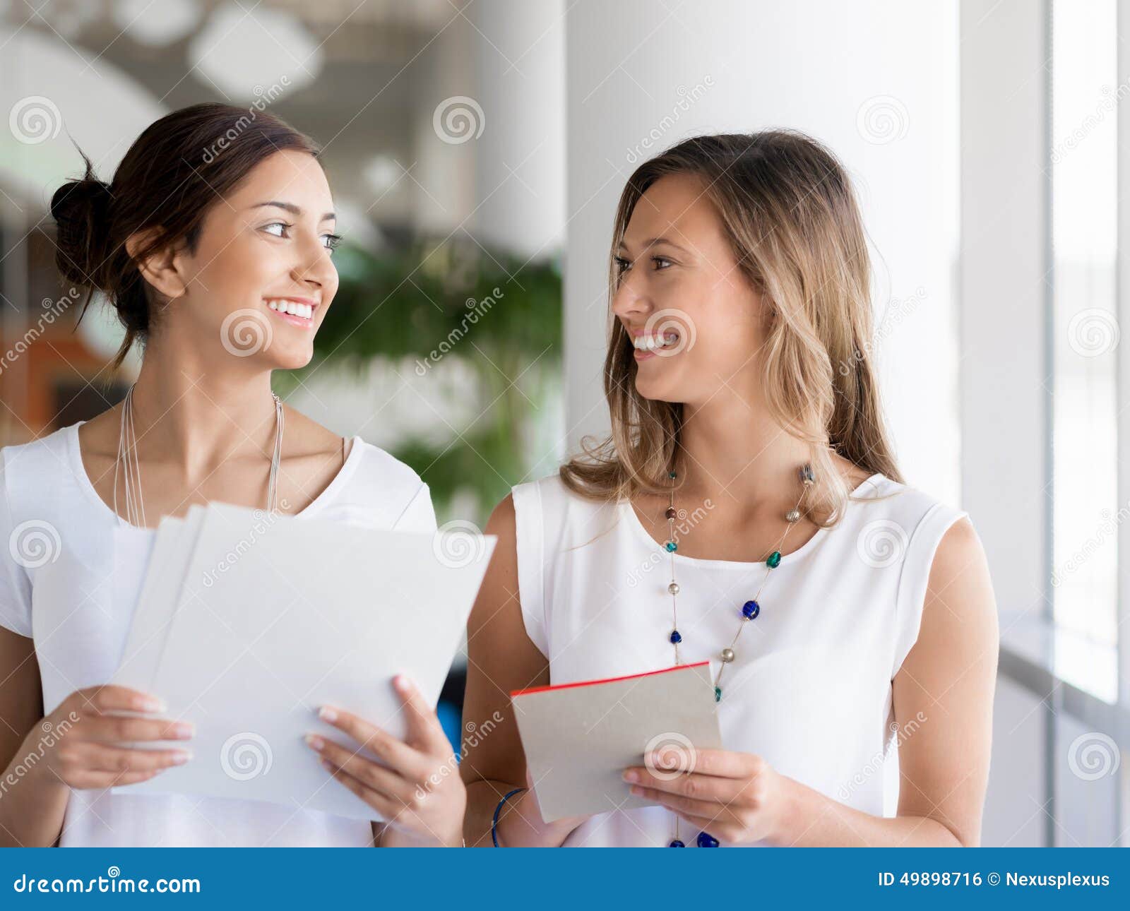 Wij Maken Samen Een Groot Team Stock Foto - Image of samenwerken ...