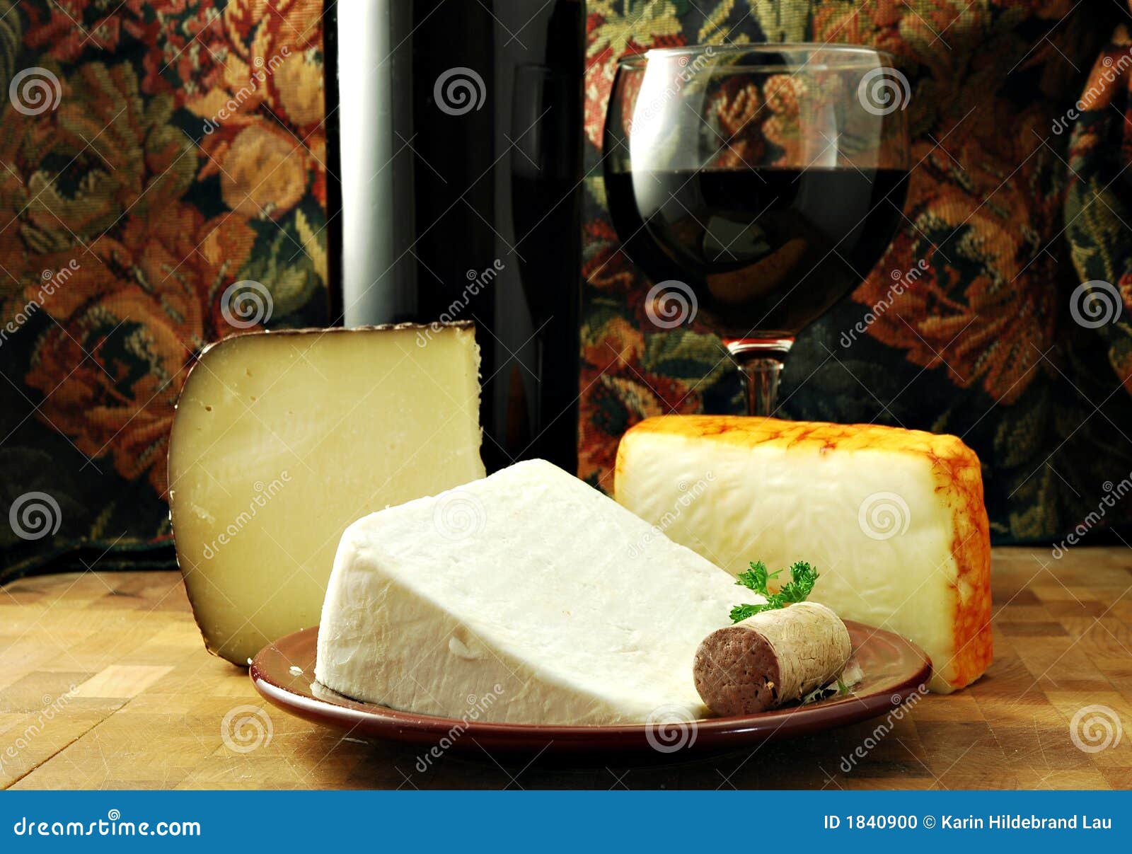 Wijn en Kaas stock foto. Image of romeins, demper, baksteen - 1840900