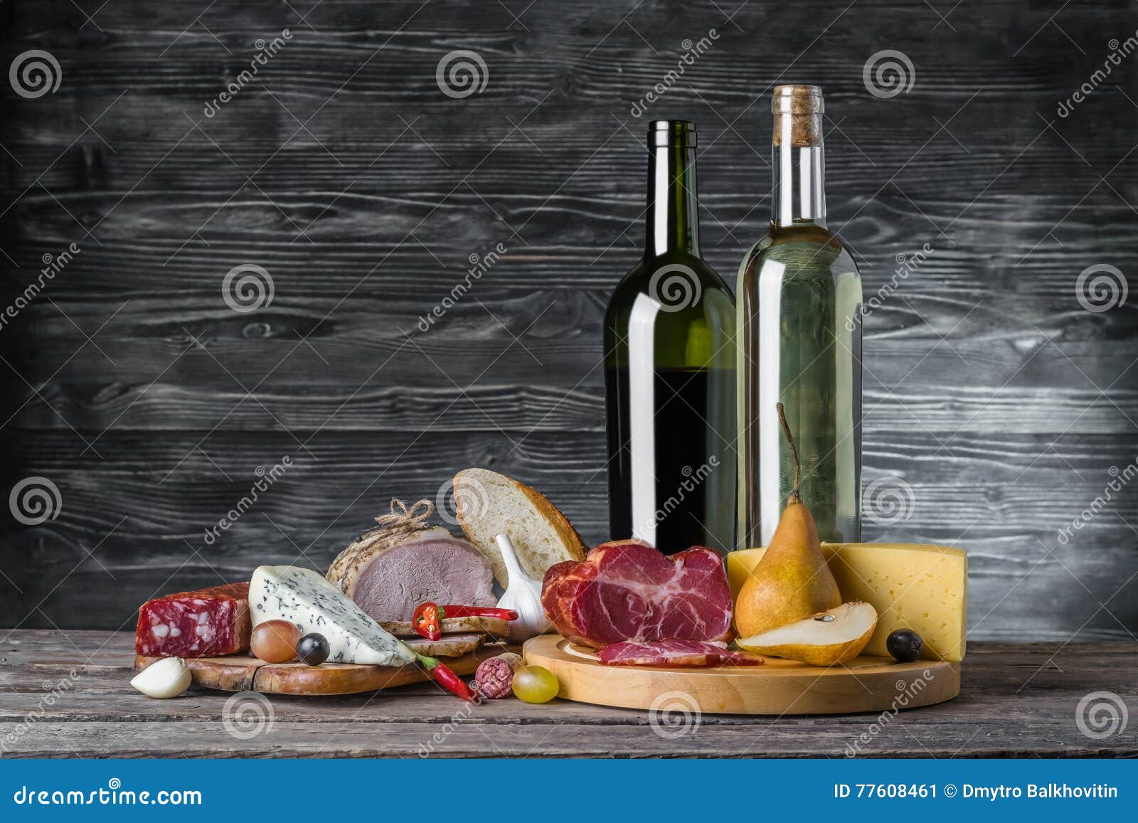 Wijn, Kaas en Vlees stock afbeelding. Image of proteïne - 77608461