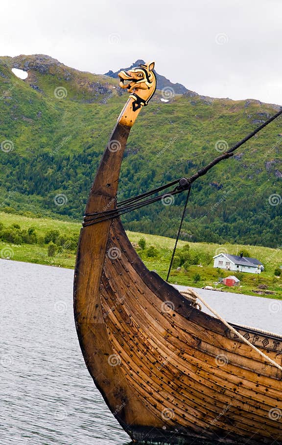Wikinger-Boot stockbild. Bild von wasser, drastisch, atmosphäre - 5688905