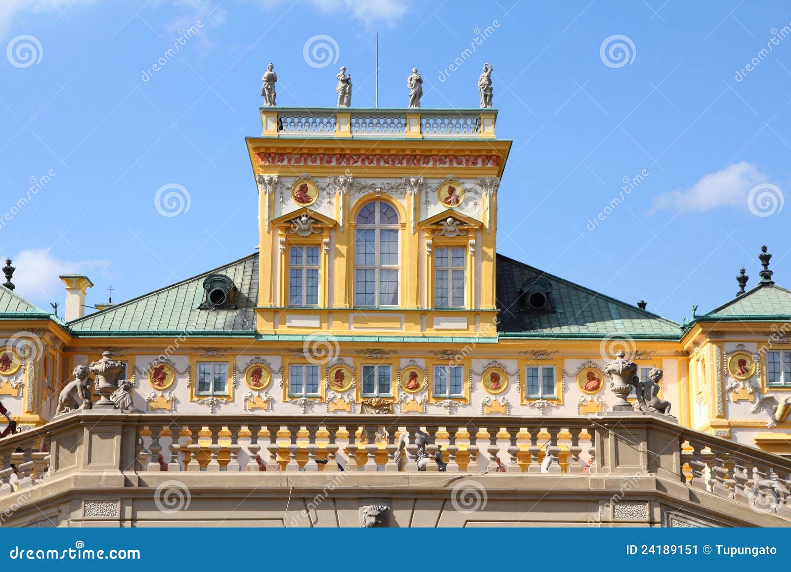 Wilanow palace in Warsaw stock image. Image of museum - 24189151