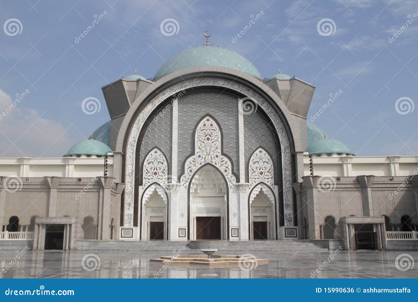 Wilayah Mosque Main Entrance Stock Photo - Image of koranic, arts: 15990636