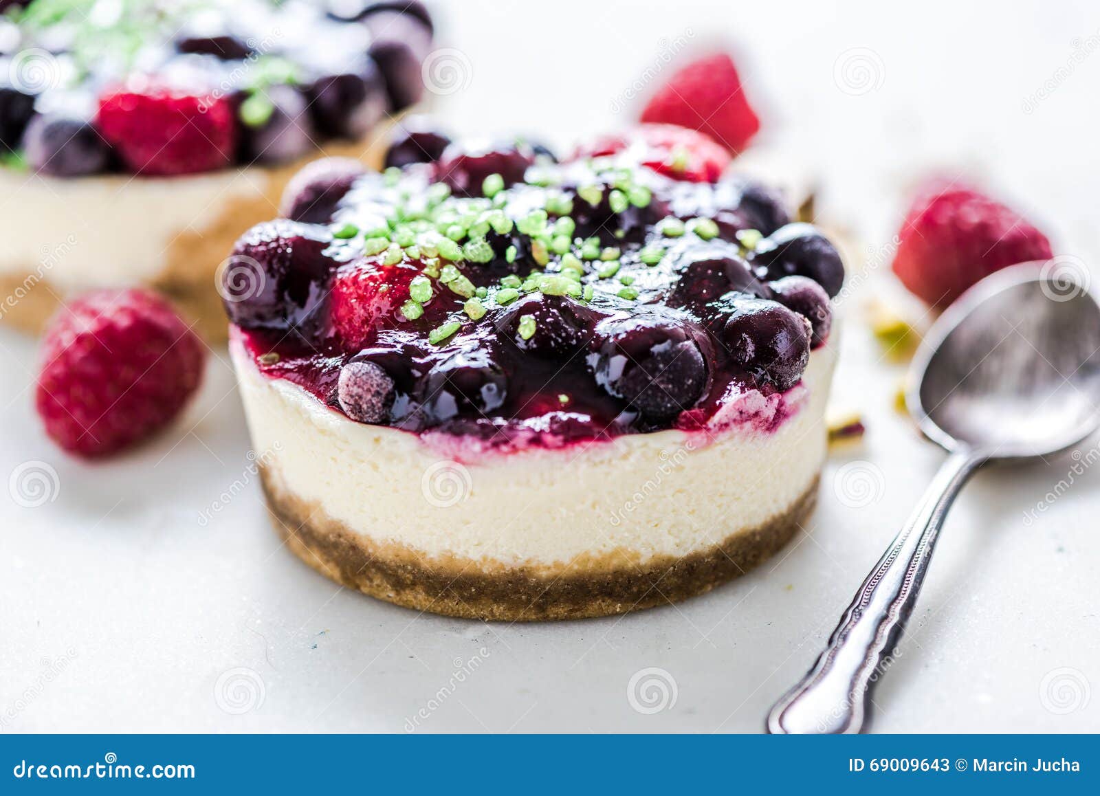 Wild berry cheesecake stock image. Image of cream, cheese - 69009643