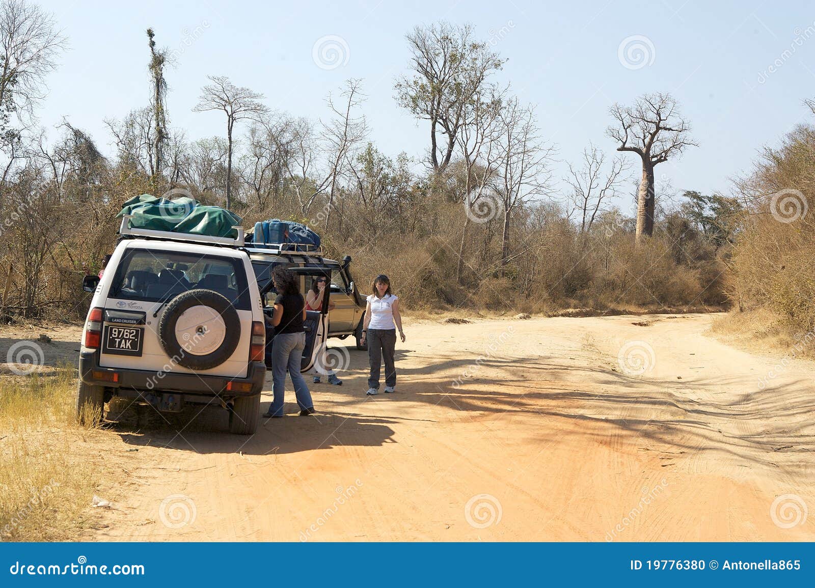 Wild road in Madagascar editorial image. Image of people - 19776380