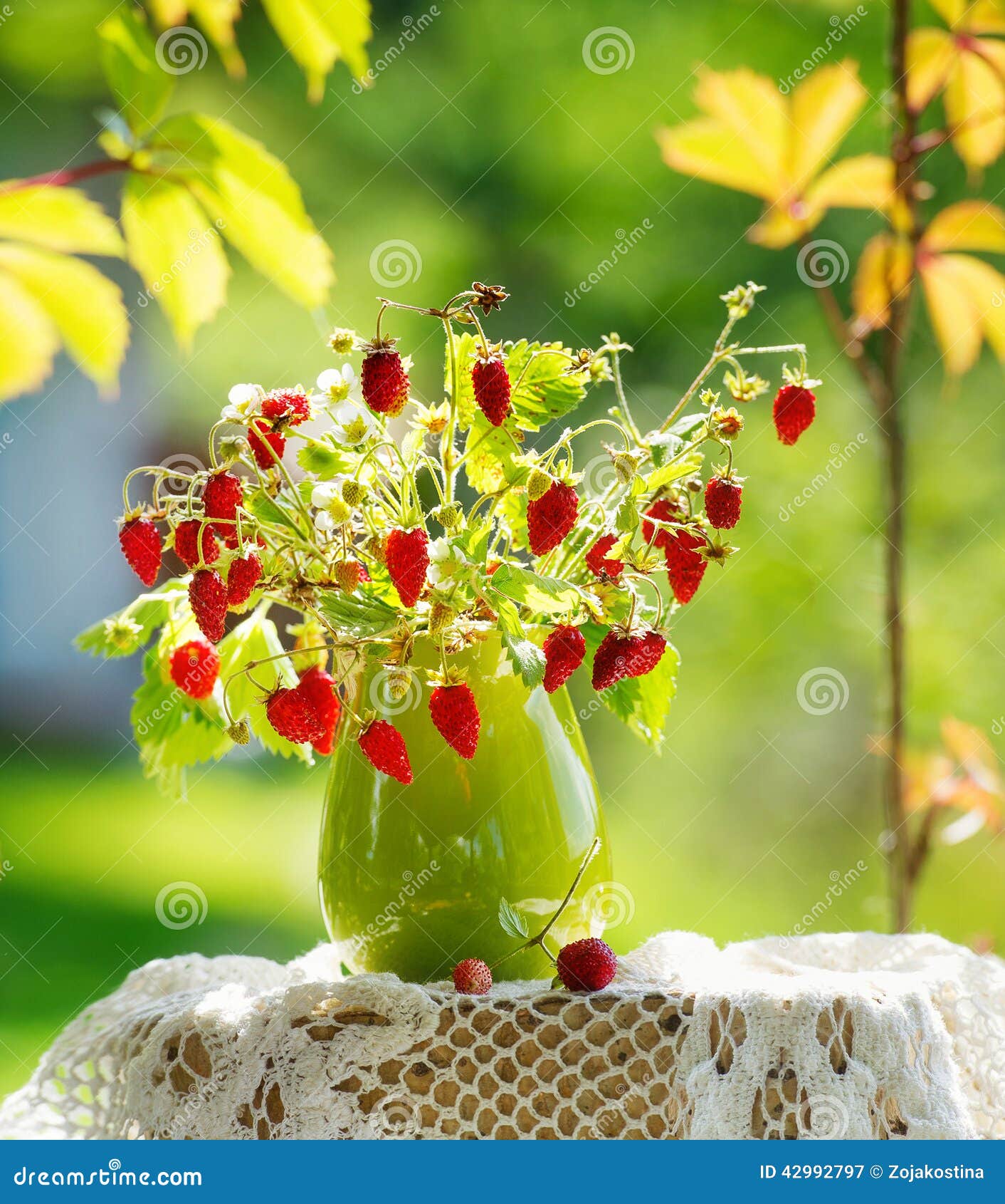Wild Strawberries Bunch with Flowers Stock Image - Image of food ...