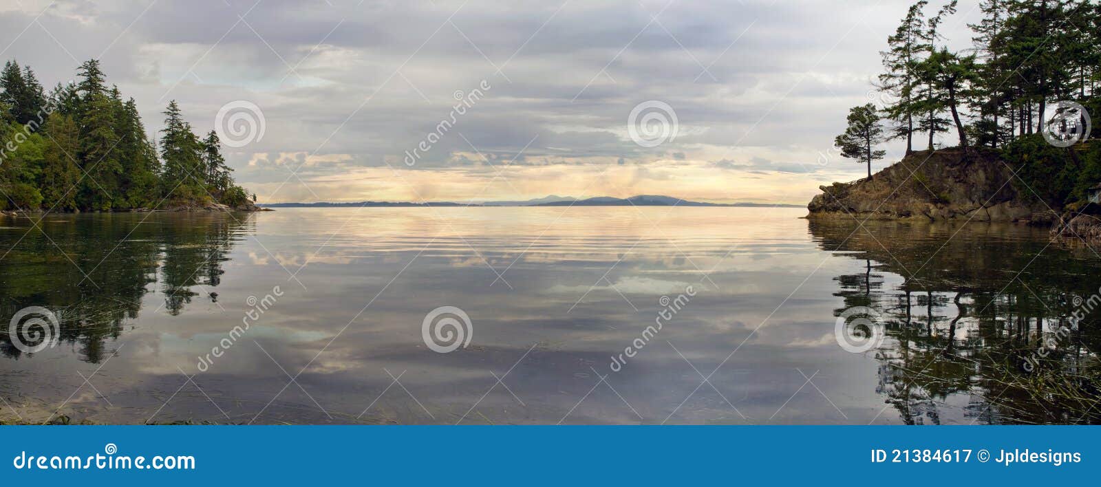 Wildcat Cove Along Chuckanut Drive in Washington Stock Image - Image of ...