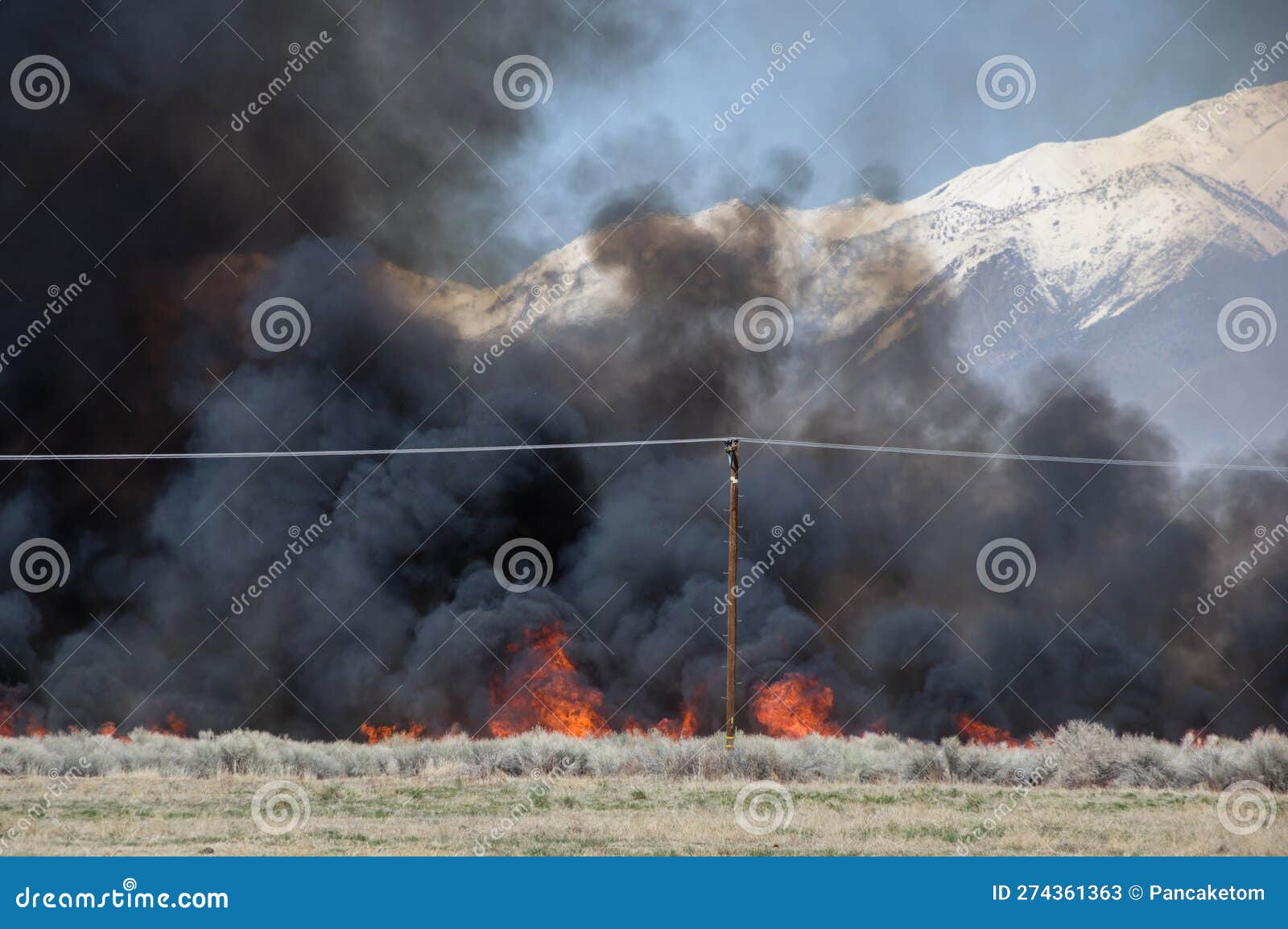 Wildfire Burning in Sagebrush Stock Image - Image of smoky, sagebrush ...