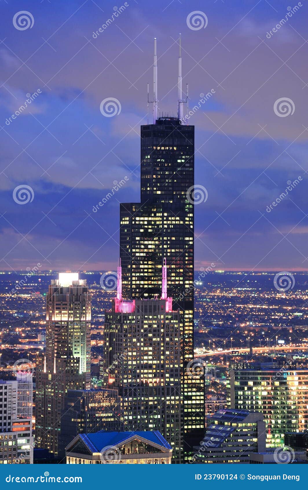 Willis Tower in Chicago editorial stock image. Image of skyscraper ...