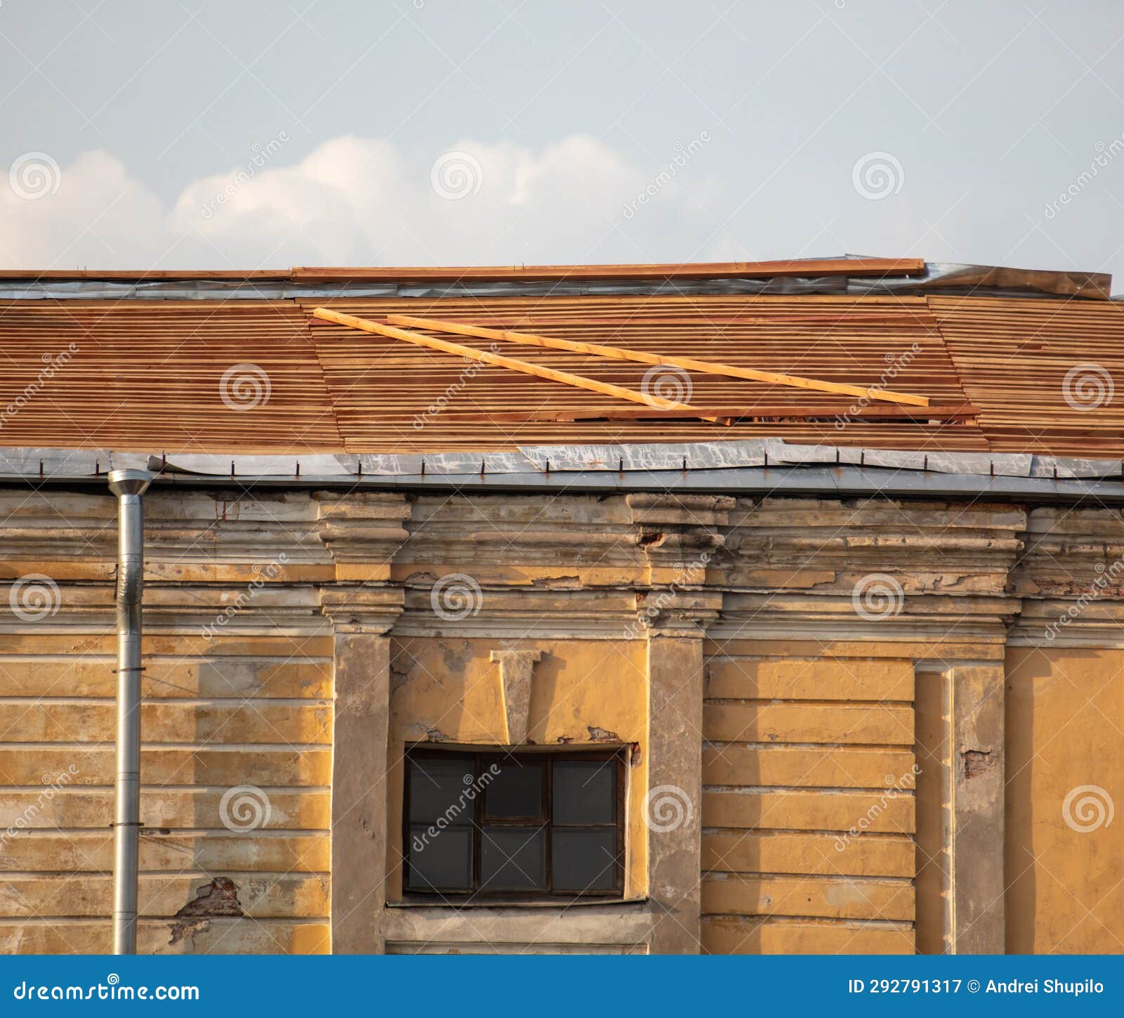 Wind-damaged Roof of a Building Stock Image - Image of tornado ...