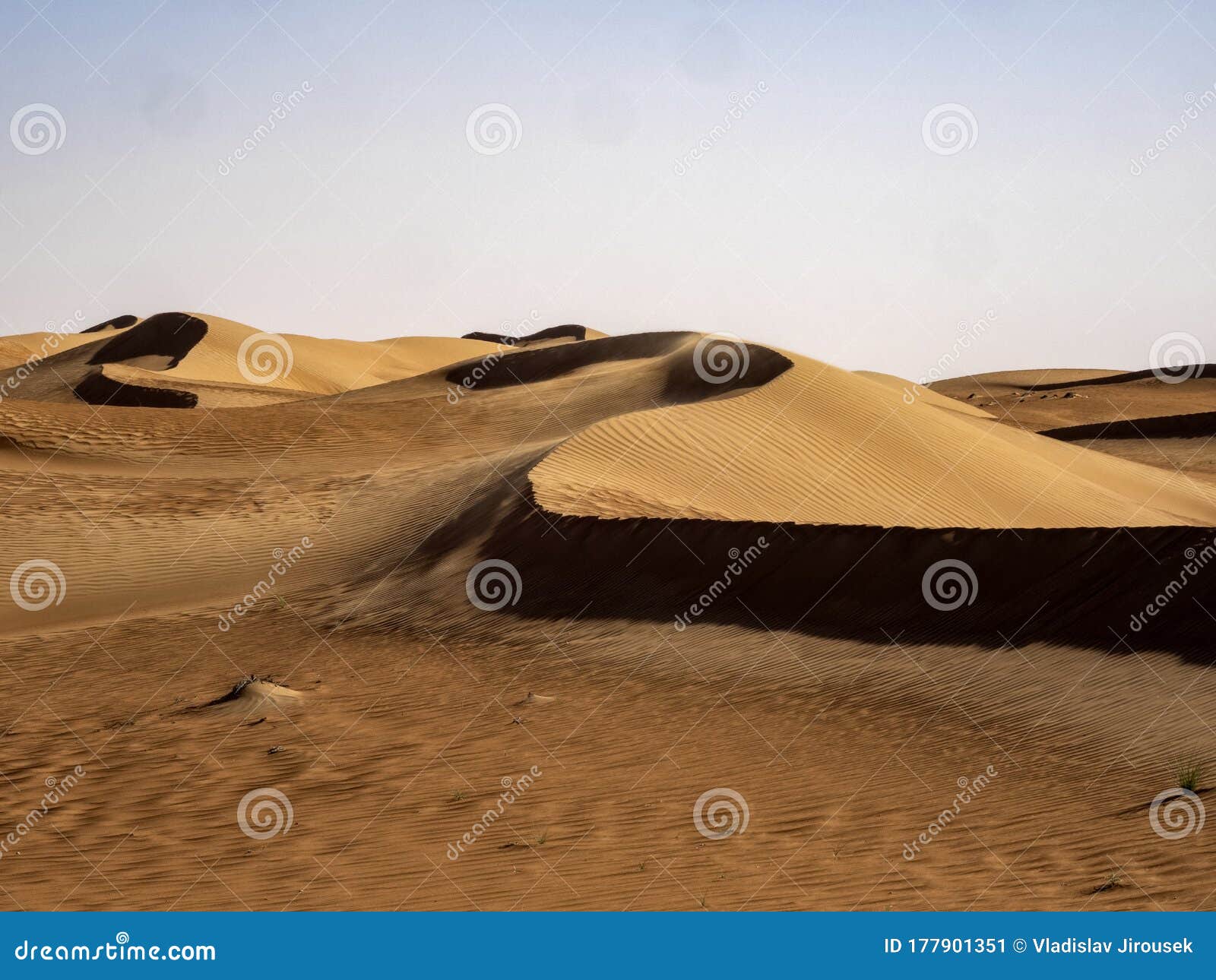 The Wind Makes the Sand of the Omani Desert a Beautiful Formation, Oman ...