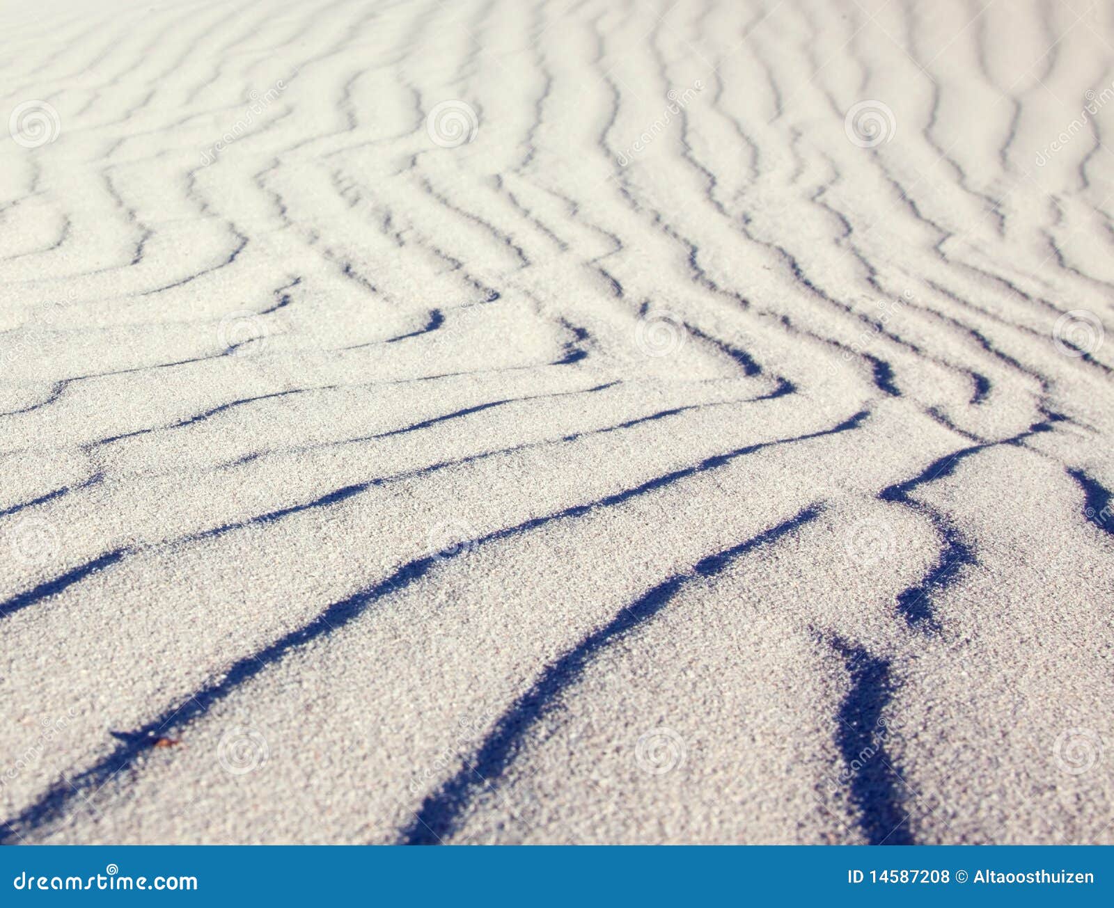 Wind pattern on sand dune stock photo. Image of heap - 14587208