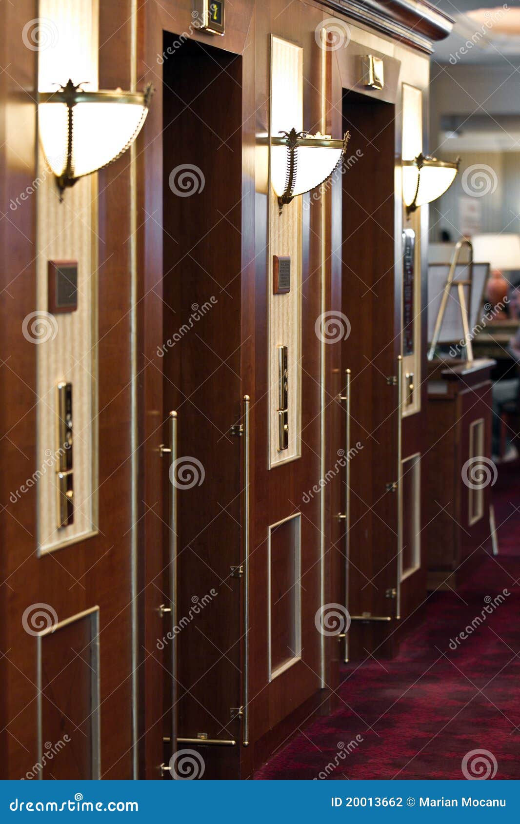 Winda zdjęcie stock. Obraz złożonej z światła, biznes - 20013662