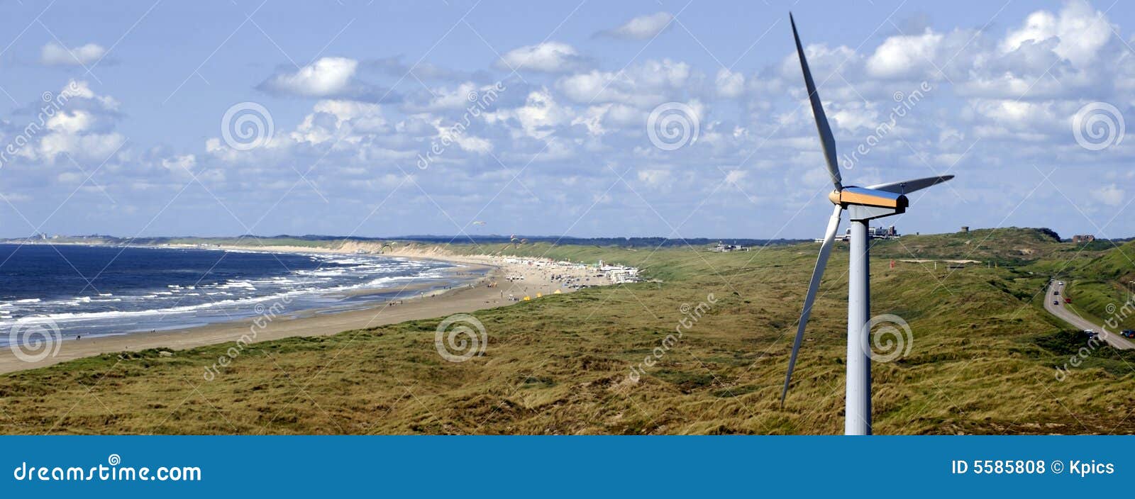 Winderig Strand stock foto. Image of koptekst, energie - 5585808