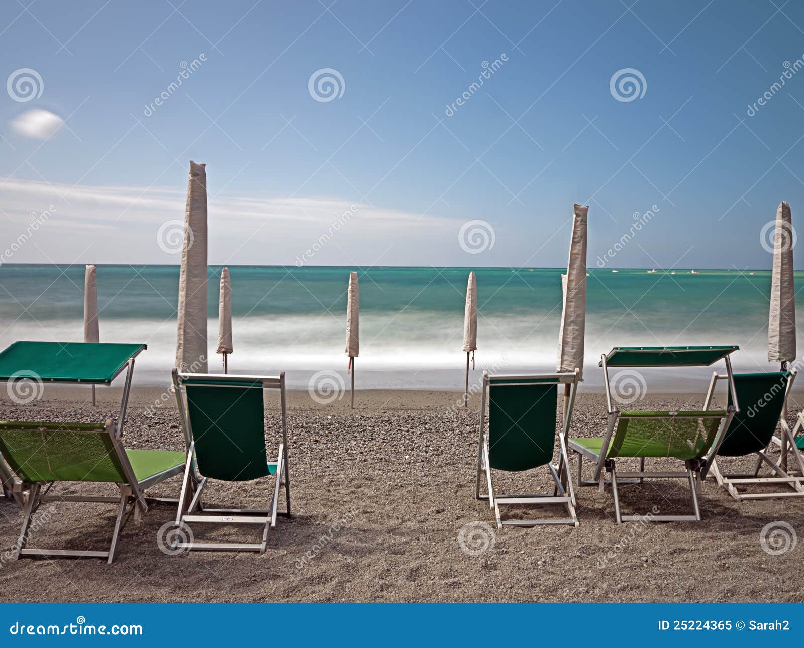 Winderig Weerstrand - Lange Blootstelling Stock Afbeelding - Image of ...