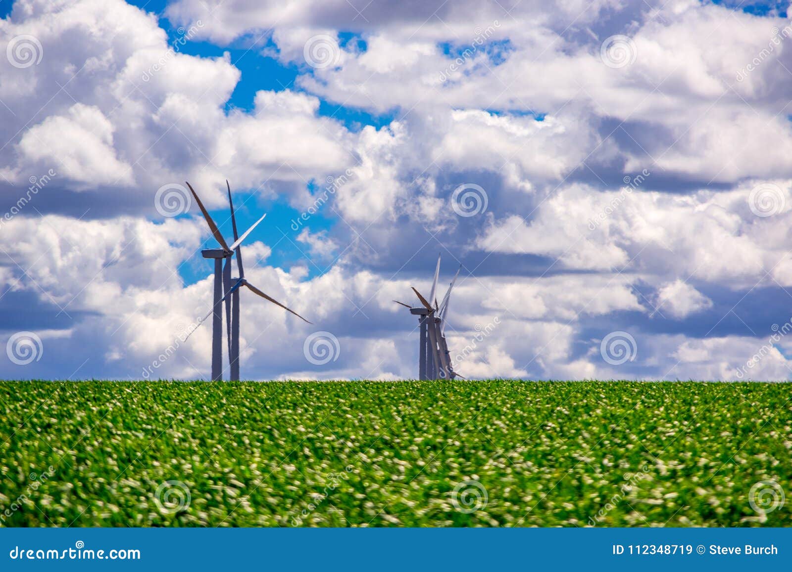Windfarm in Eastern Oregon stock image. Image of invention - 112348719