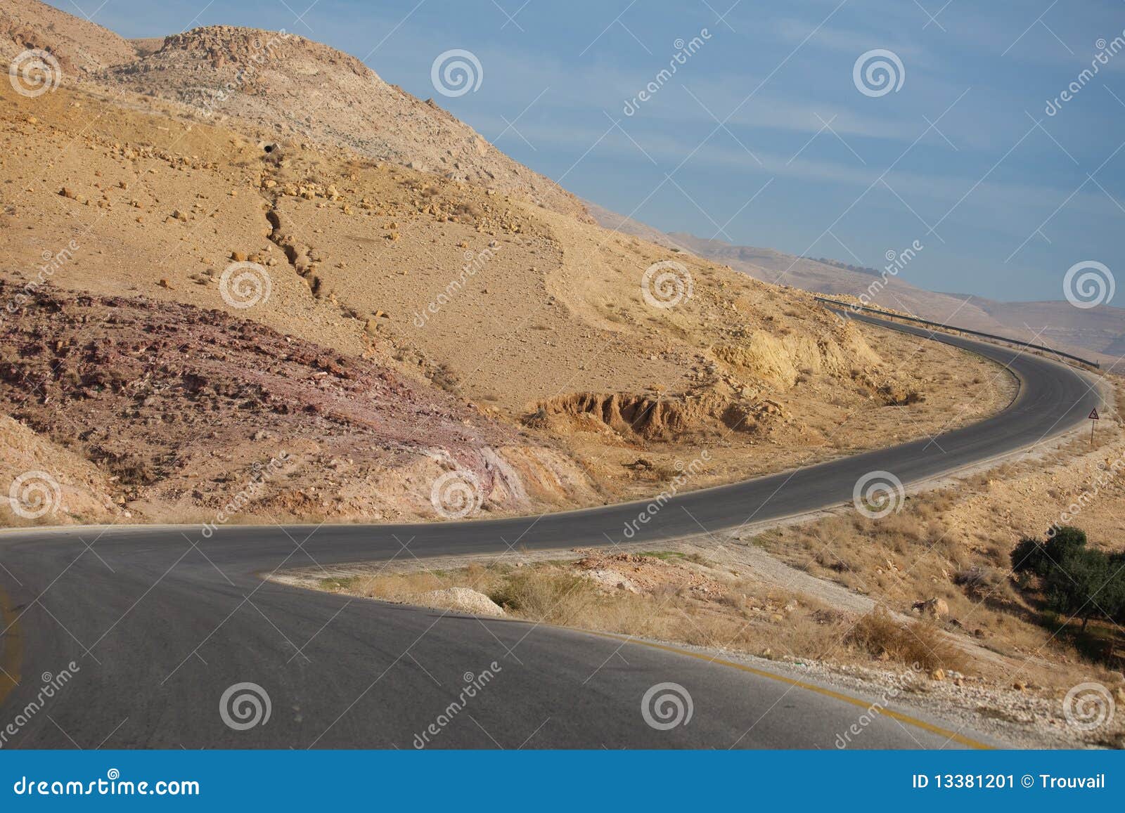 Desert road in Jordan stock image. Image of sunny, east - 13381201