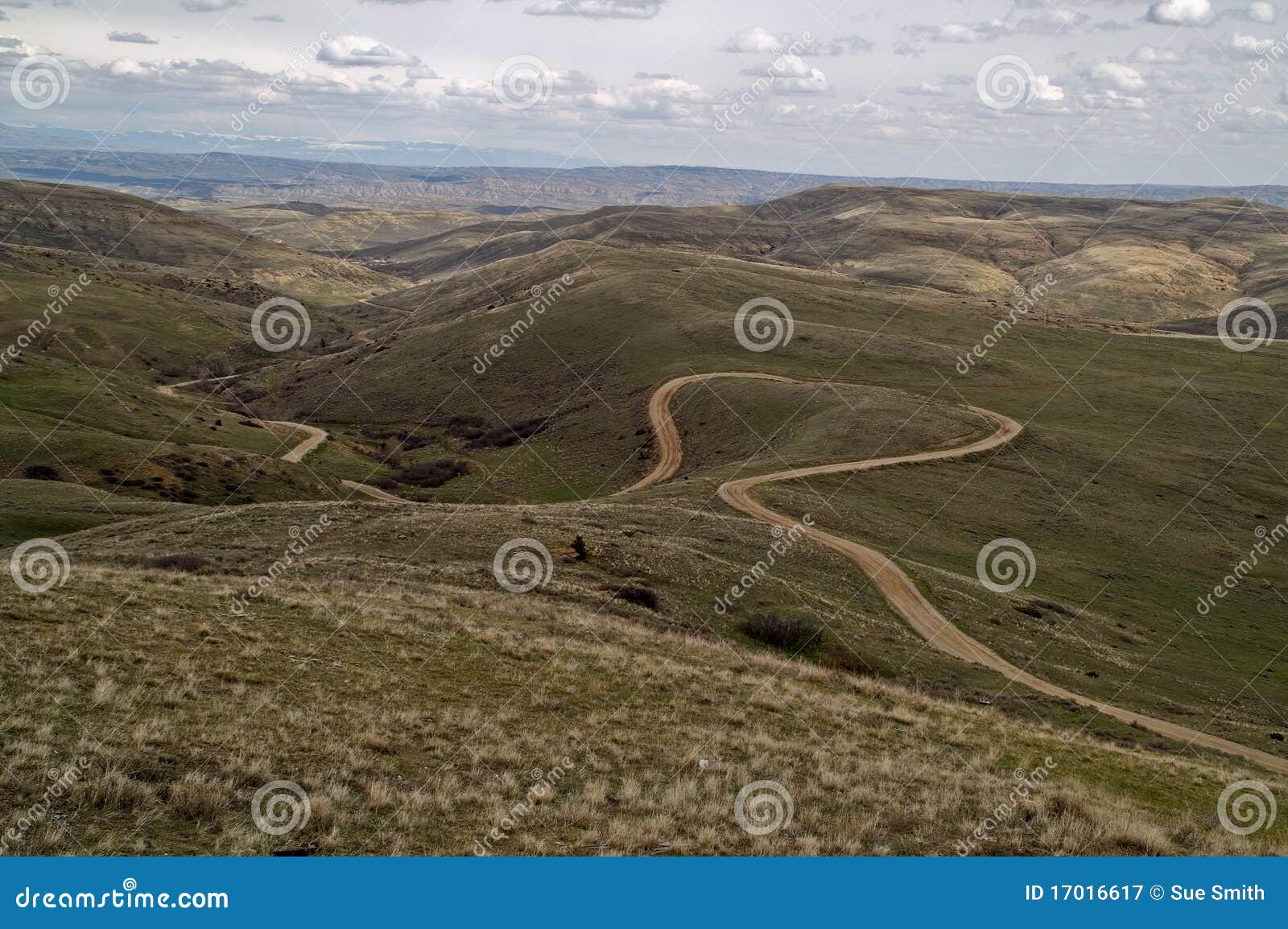 Winding Dirt Road stock image. Image of montana, dirt - 17016617