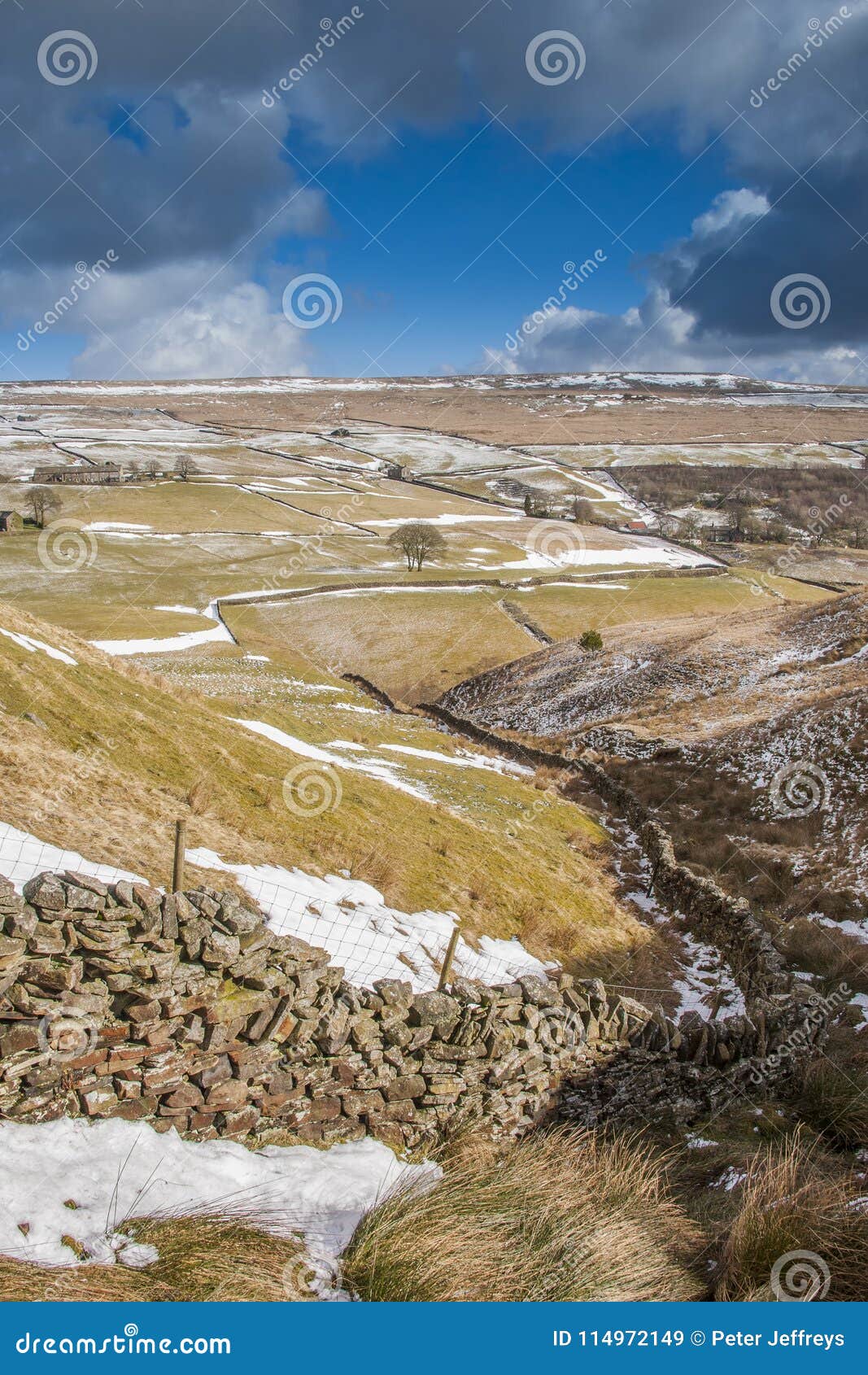 Winter yorkshire landscape stock image. Image of halifax - 114972149