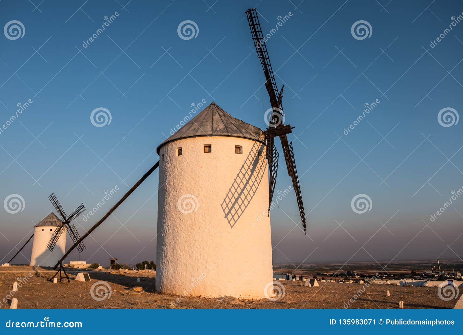 Windmill, Mill, Building, Sky Picture. Image: 135983071