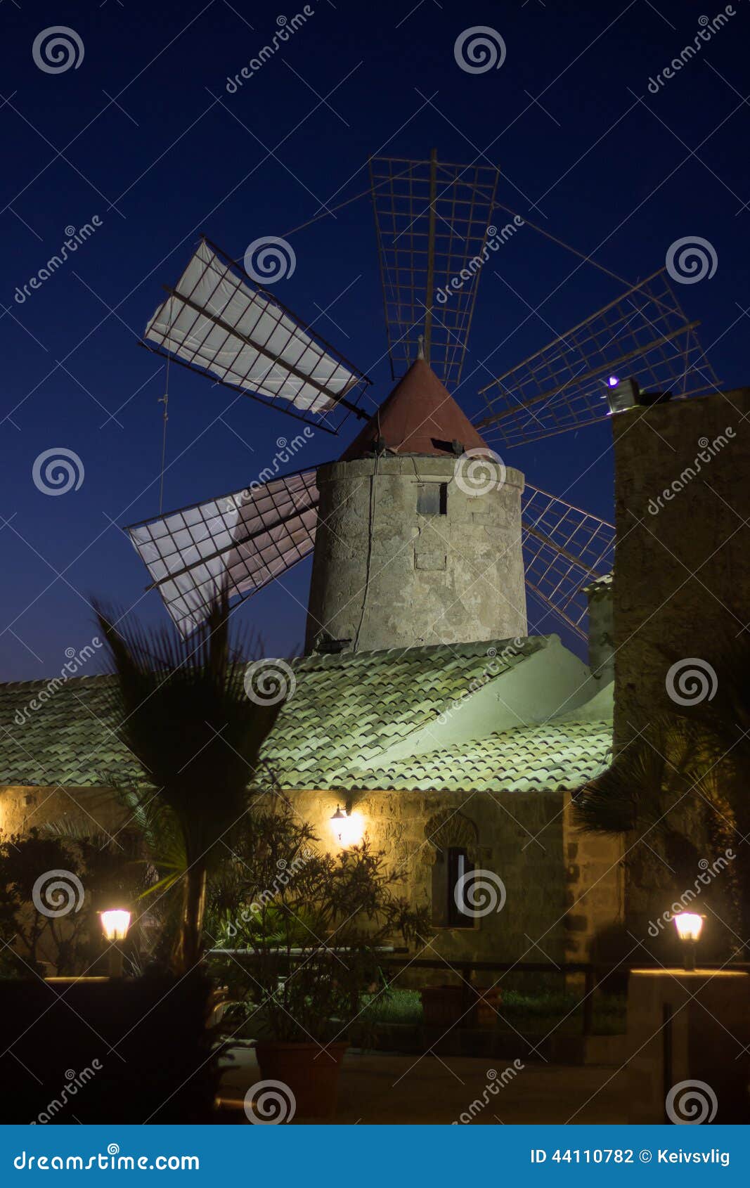 Windmill at night editorial photography. Image of landmark - 44110782