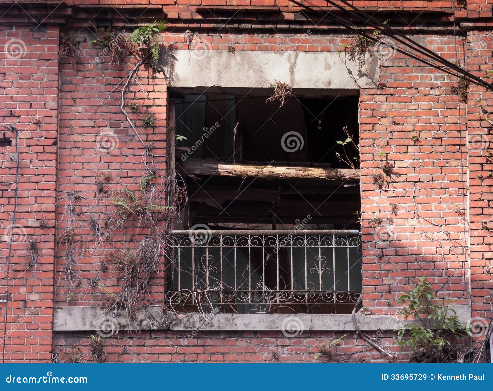 Window in Abandoned Building Stock Image - Image of destruction ...