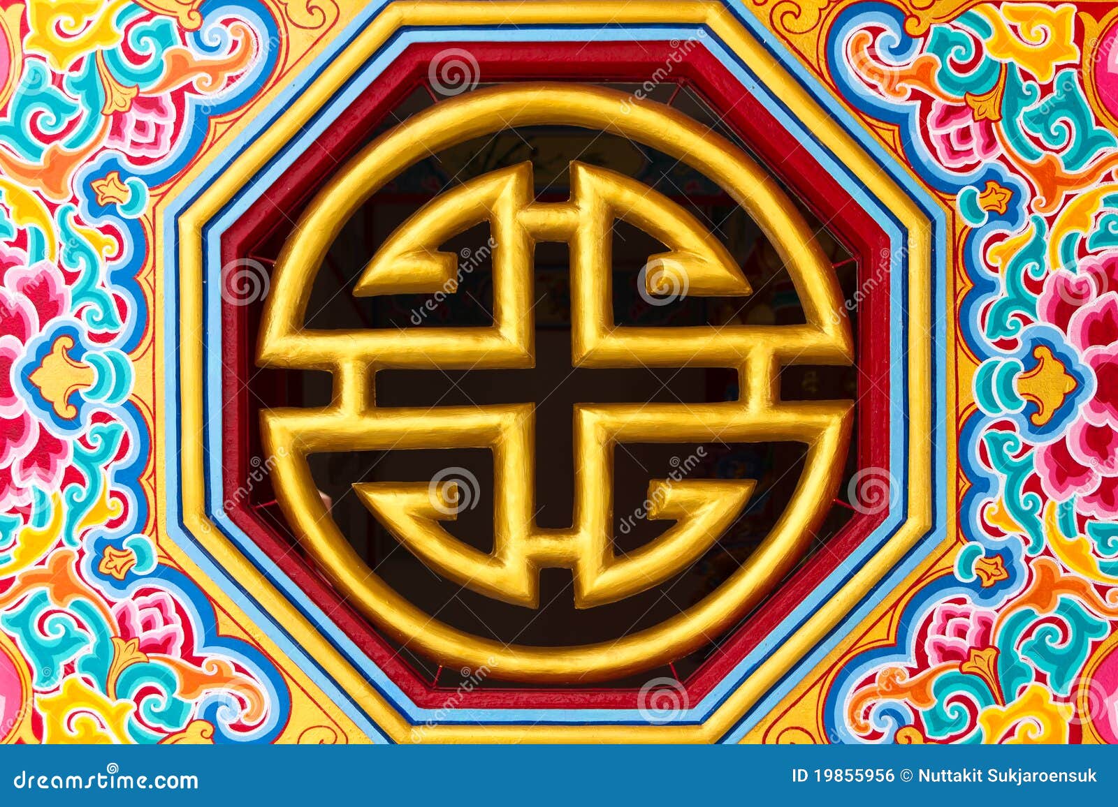 Window Decoration Pattern Of Chinese Gold-painted Stock Photo - Image ...