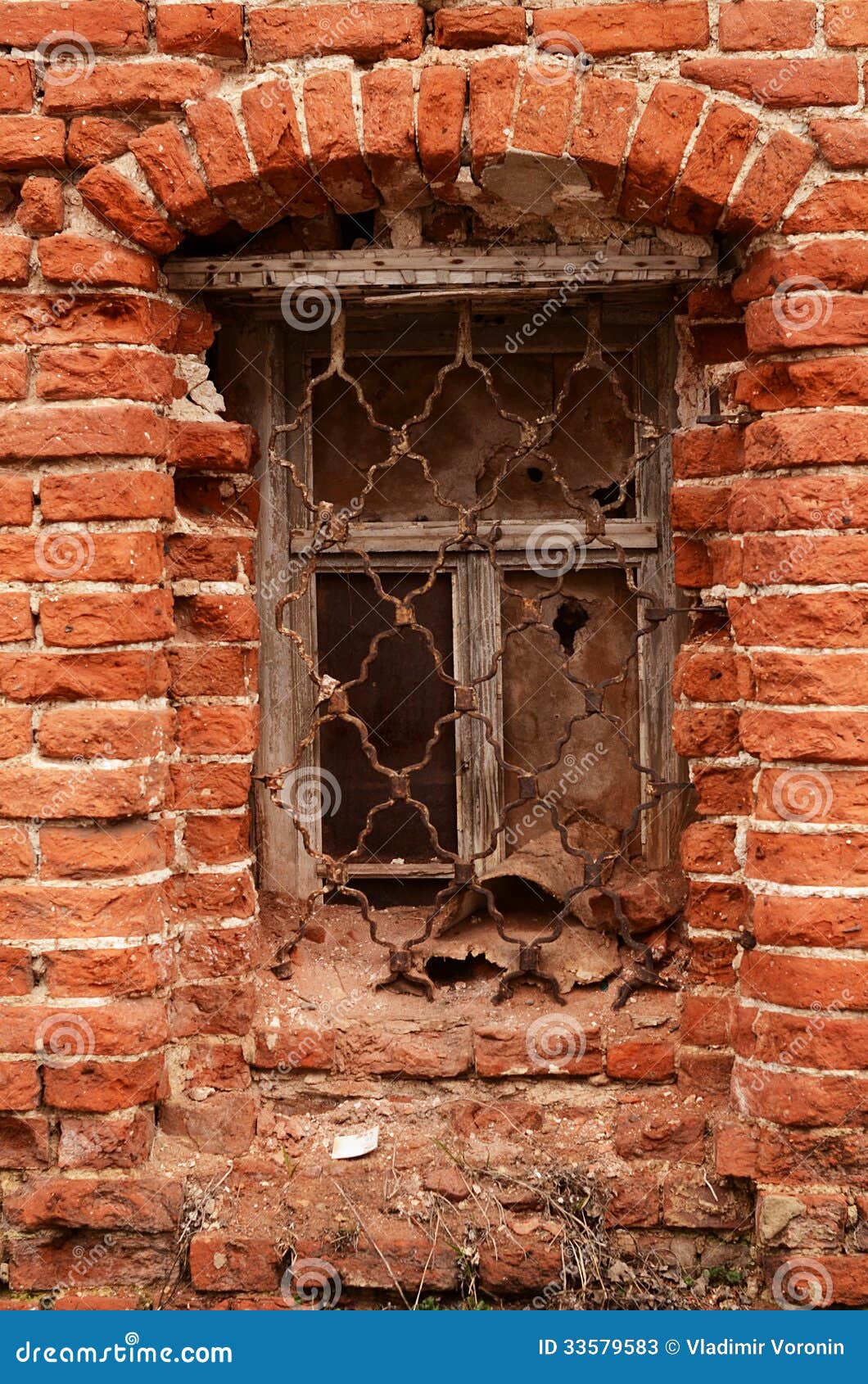 Window of the Old Brick House Stock Image - Image of ancient, facade ...