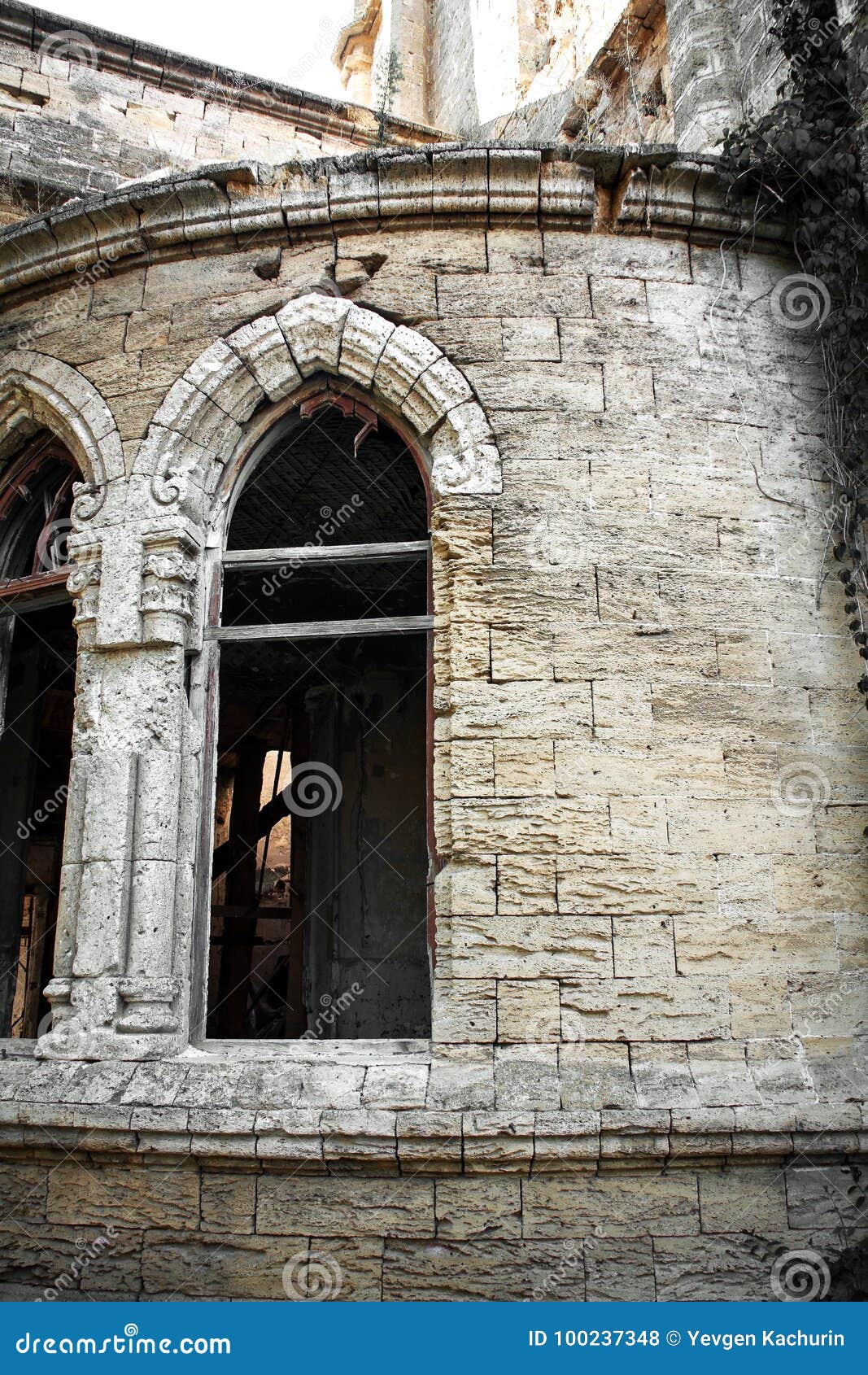 Old ruined castle stock photo. Image of monument, house - 100237348