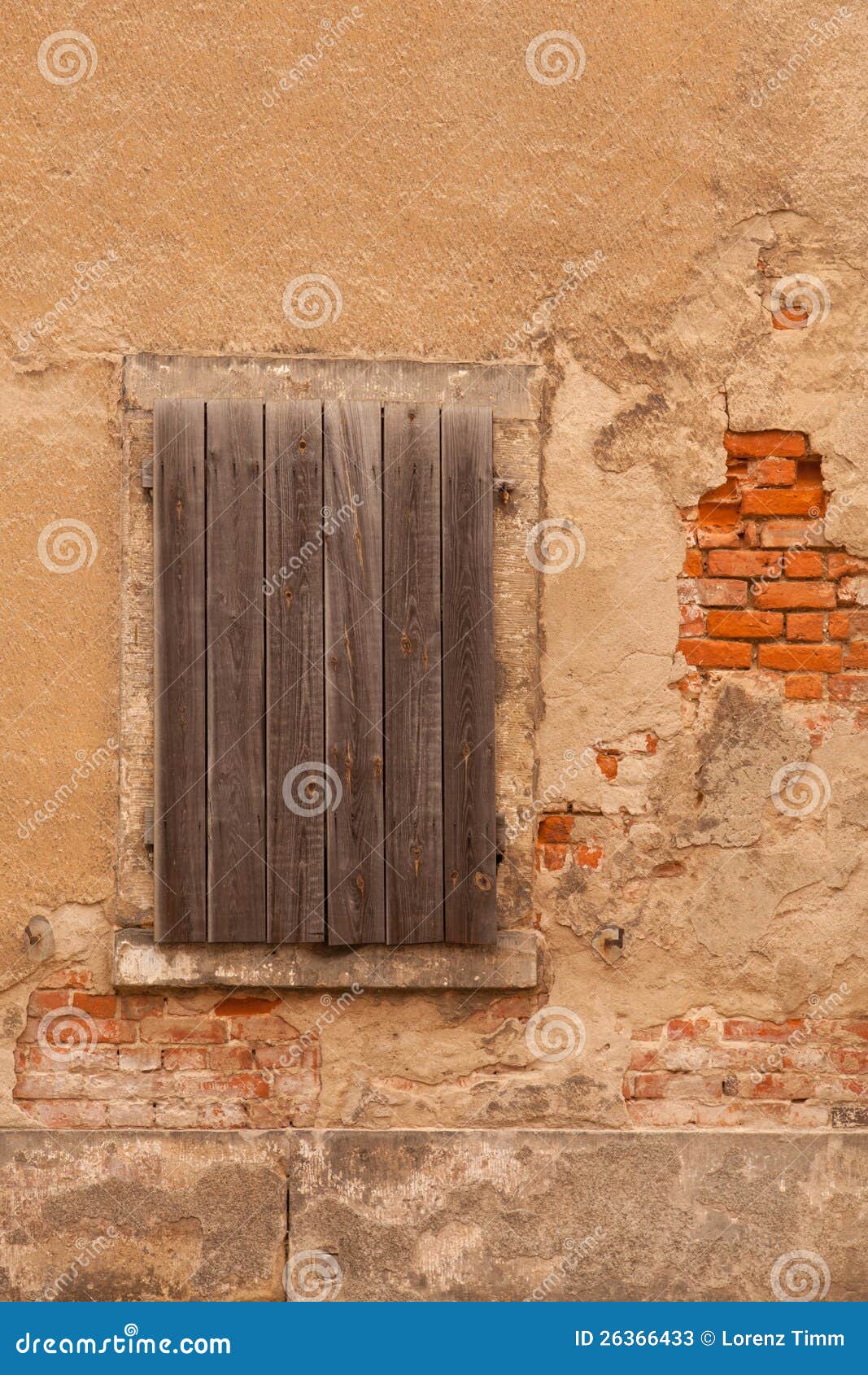A window in an old wall stock image. Image of glass, estate - 26366433