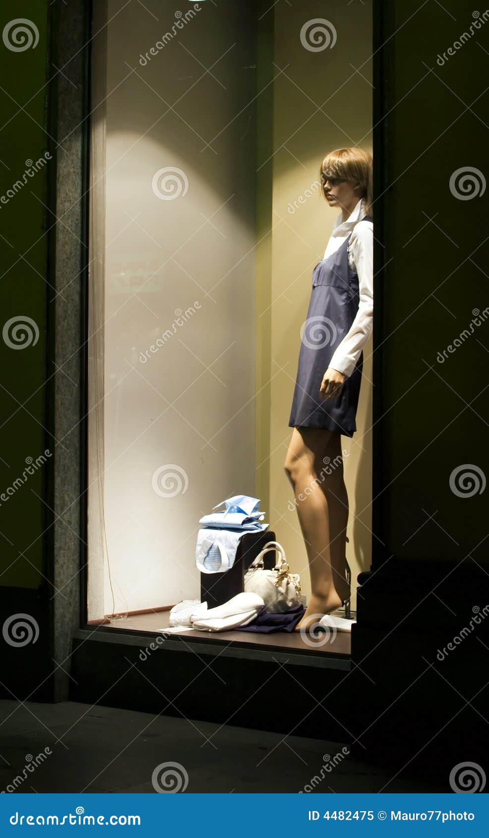 Window store at night stock image. Image of beauty, lights - 4482475