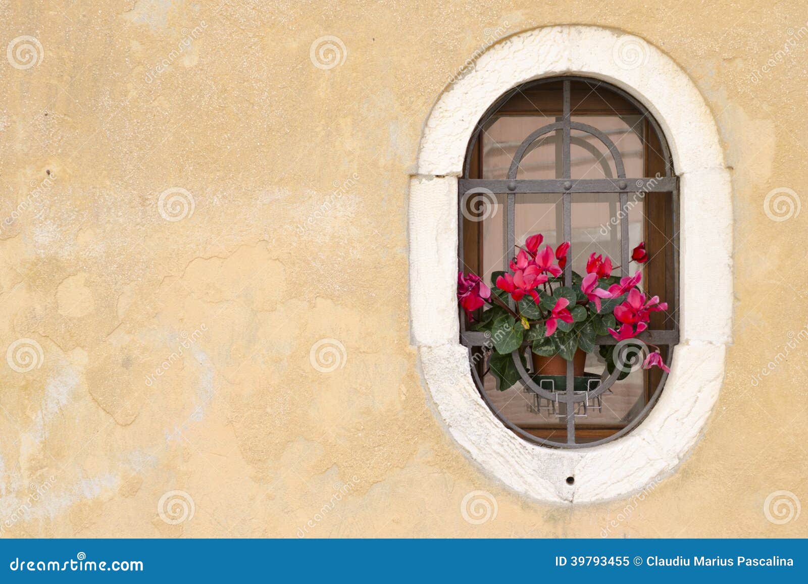 Window in Venice stock image. Image of tourist, travel - 39793455