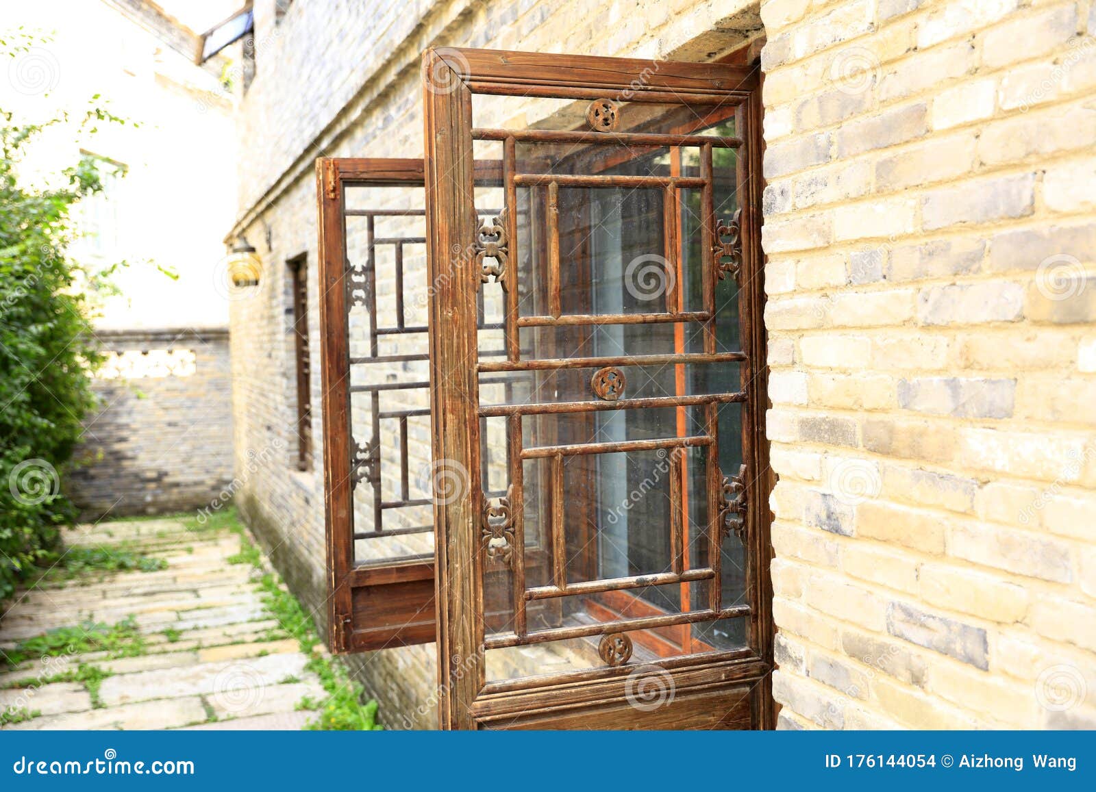Windows of Ancient Chinese Architecture Stock Photo - Image of detail ...